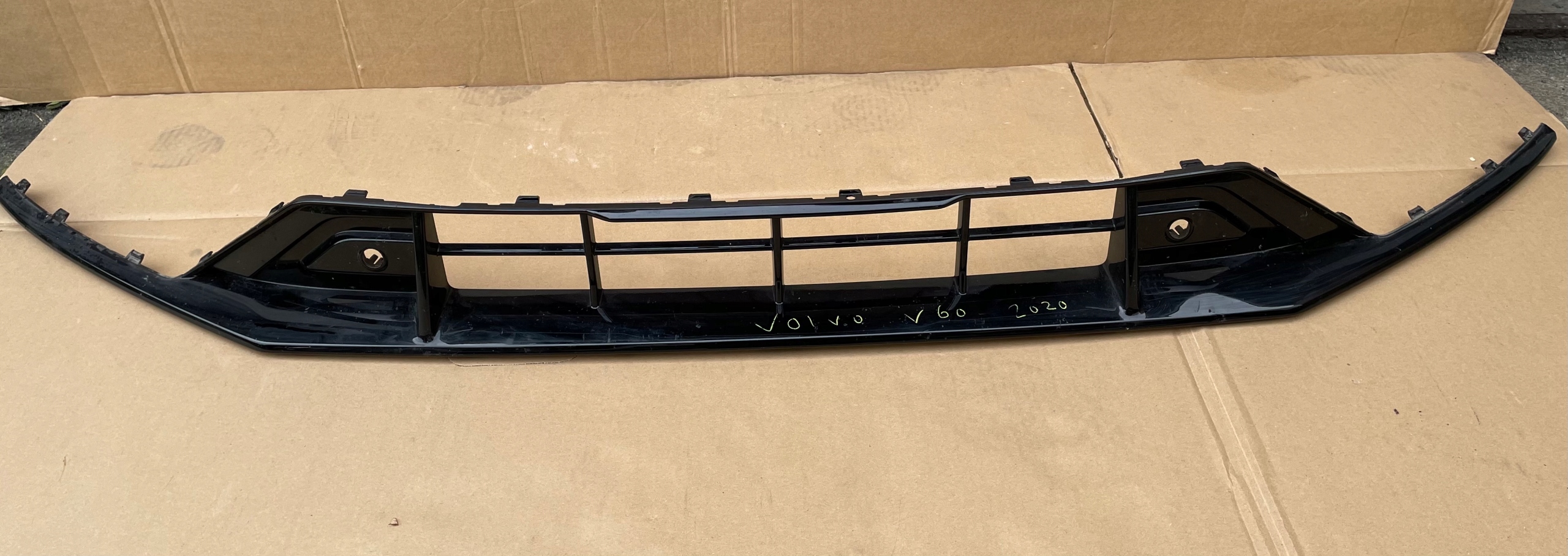VOLVO V60 II SPOILER Zderzaka R Design 31455656 za 350 zł z Międzychód ...