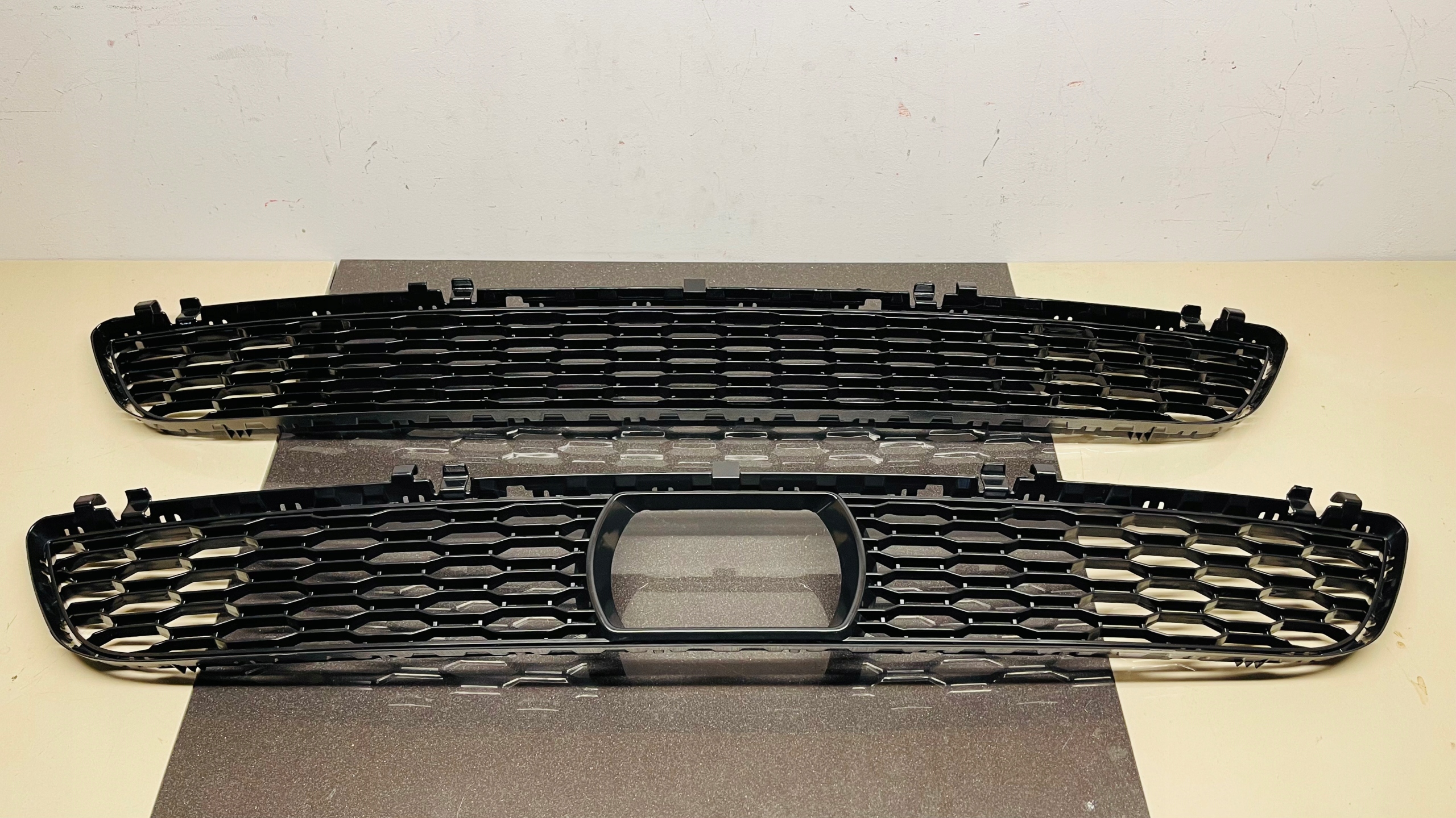 kratka radar zderzaka środkowa BMW 5 G30 M pakiet 51118068338 za 128 zł ...