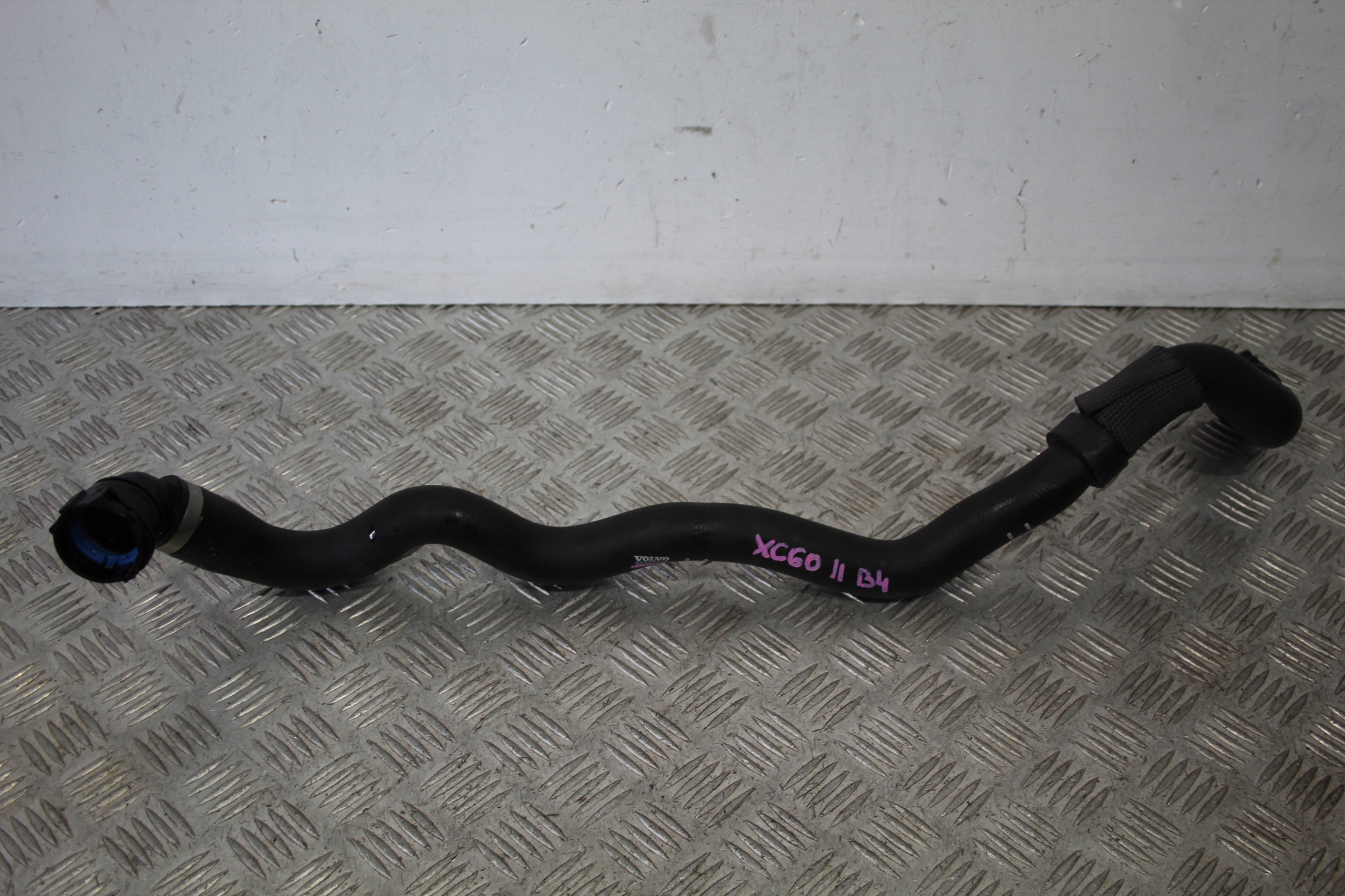 DACIA SANDERO II 2013 КРЫЛО ЗАДНИЙ ПРАВЫЙ ОРИГИНАЛ Купить Украина