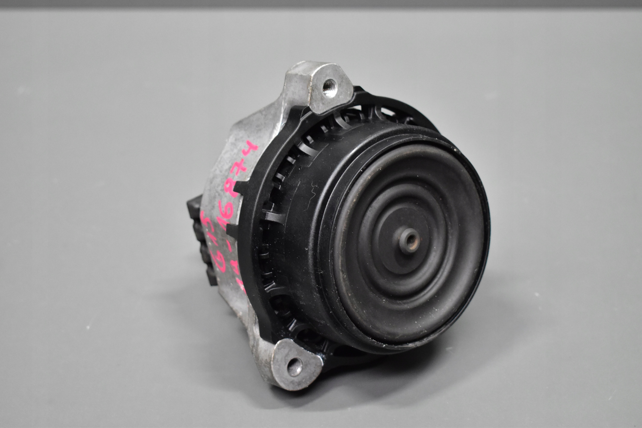 6860457 - BMW G11 G15 G16 G30 F90 G05 подушка двигуна ліва купити на ...