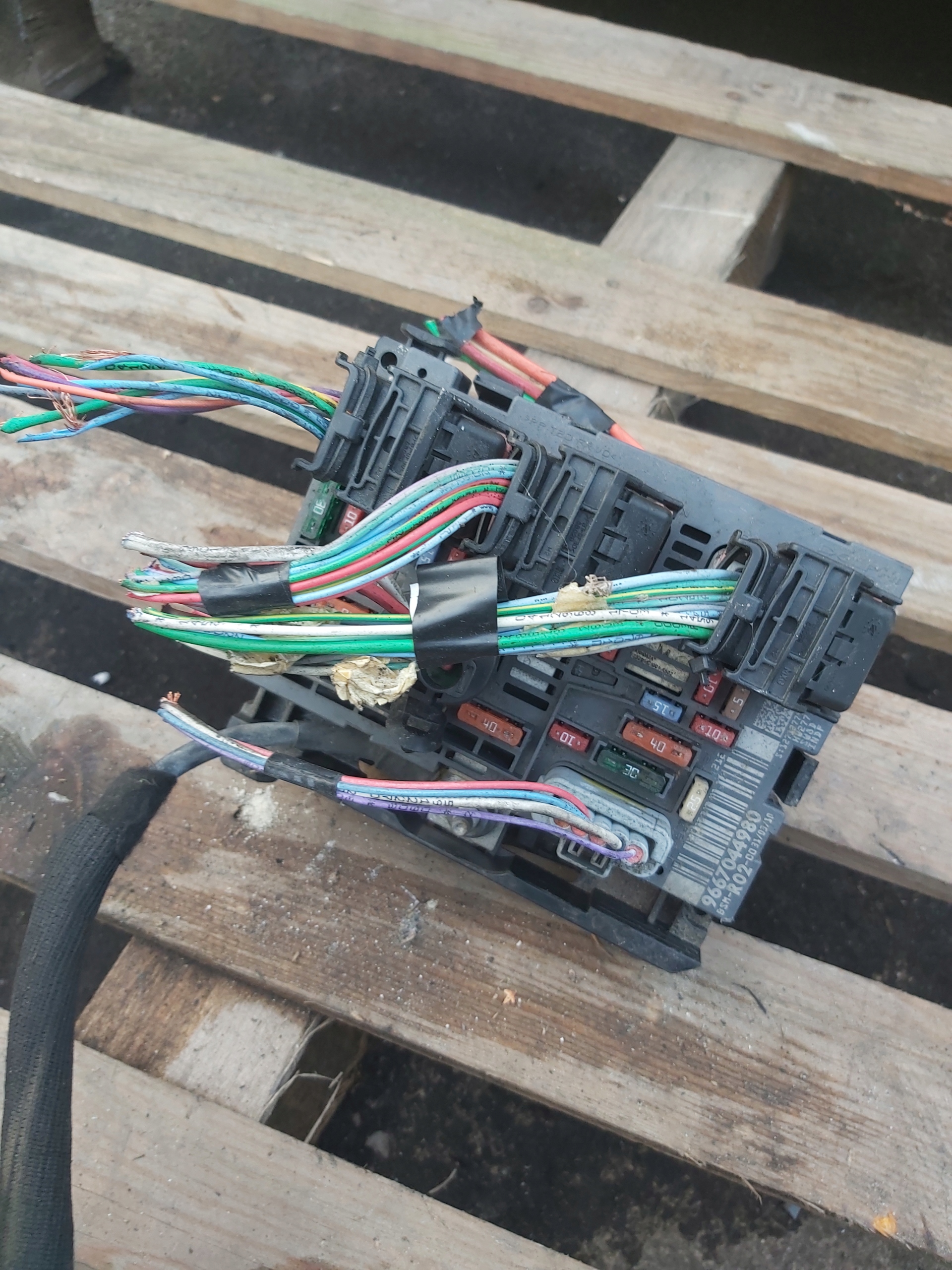 MODUŁ BSM SKRZYNKA BEZPIECZNIKÓW CITROEN C3 C5 C8 za 655.64PLN z radom ...