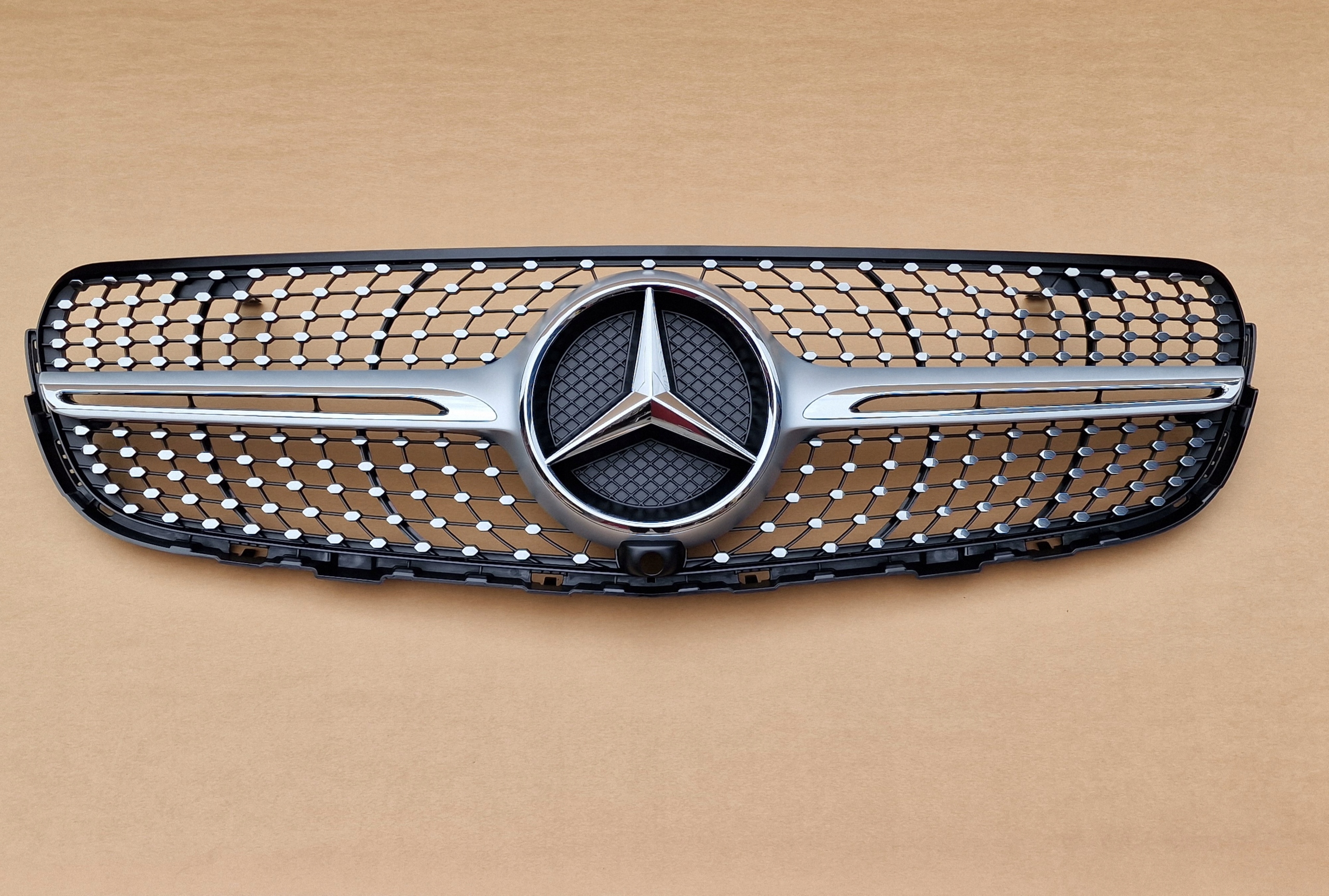 GRILL ATRAPA MERCEDES GLC X253 C253 W253 AMG DIAMONT POD KAMERE 90E23 ...