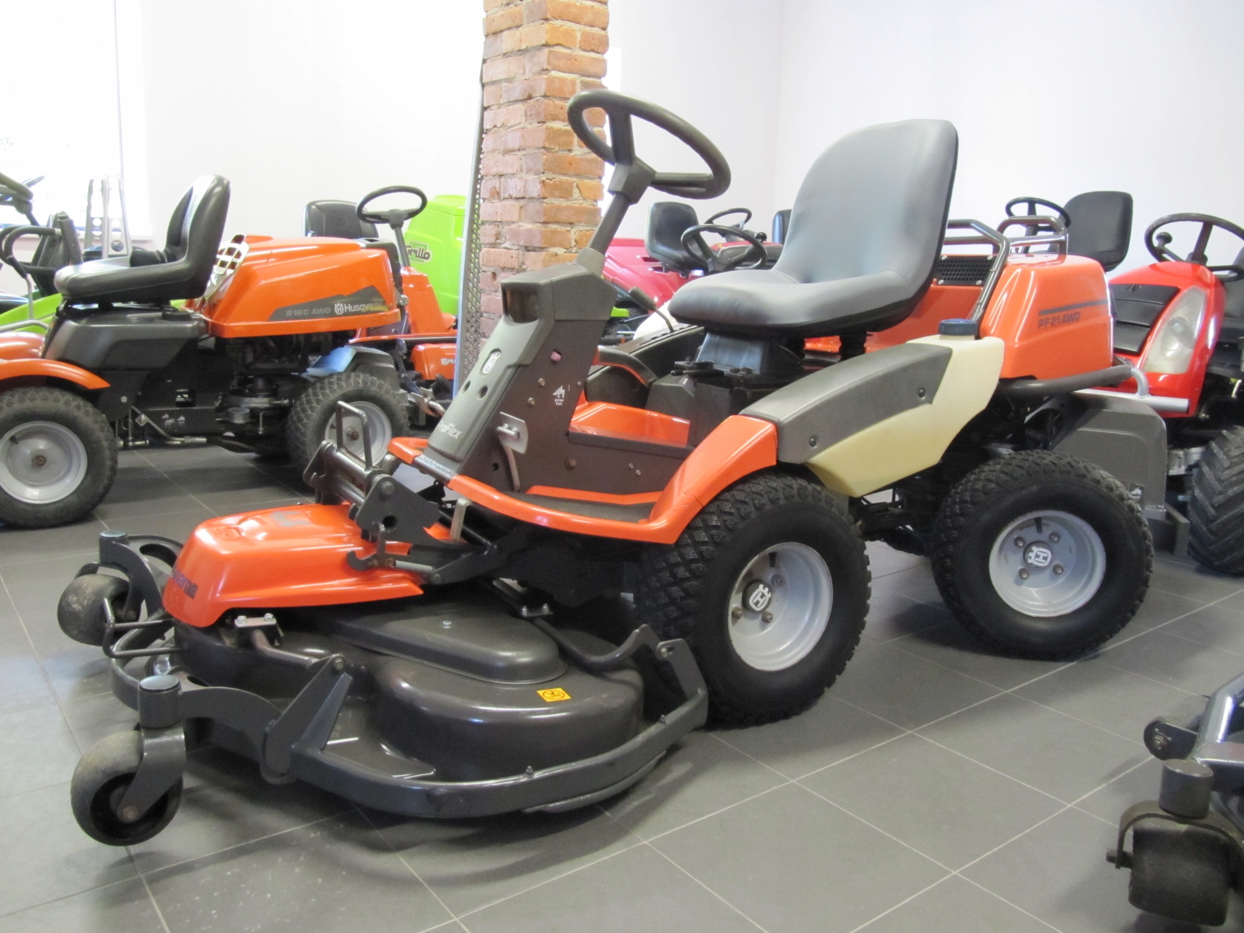 TRAKTOREK KOSIARKA RIDER HUSQVARNA PF 21 AWD 4x4 + AGREGAT 112 (7391736290555) • Cena, Opinie ...