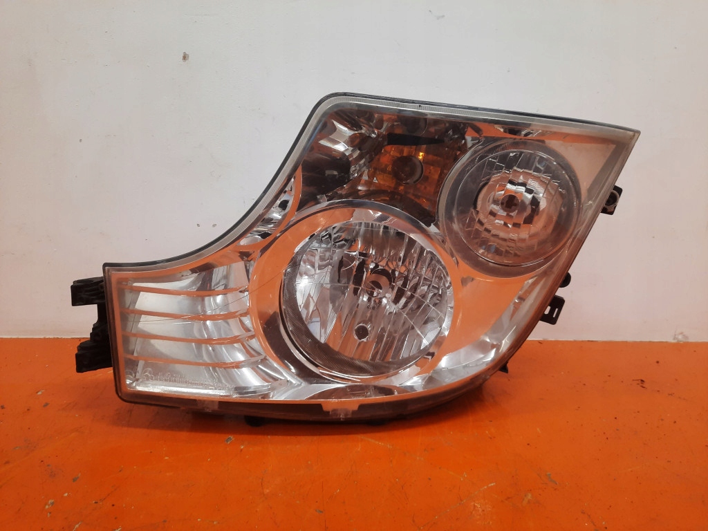 MERCEDES ACTROS MP4 11- LAMPA LEWA REFLEKTOR LEWY PRZÓD A9608200239 za ...