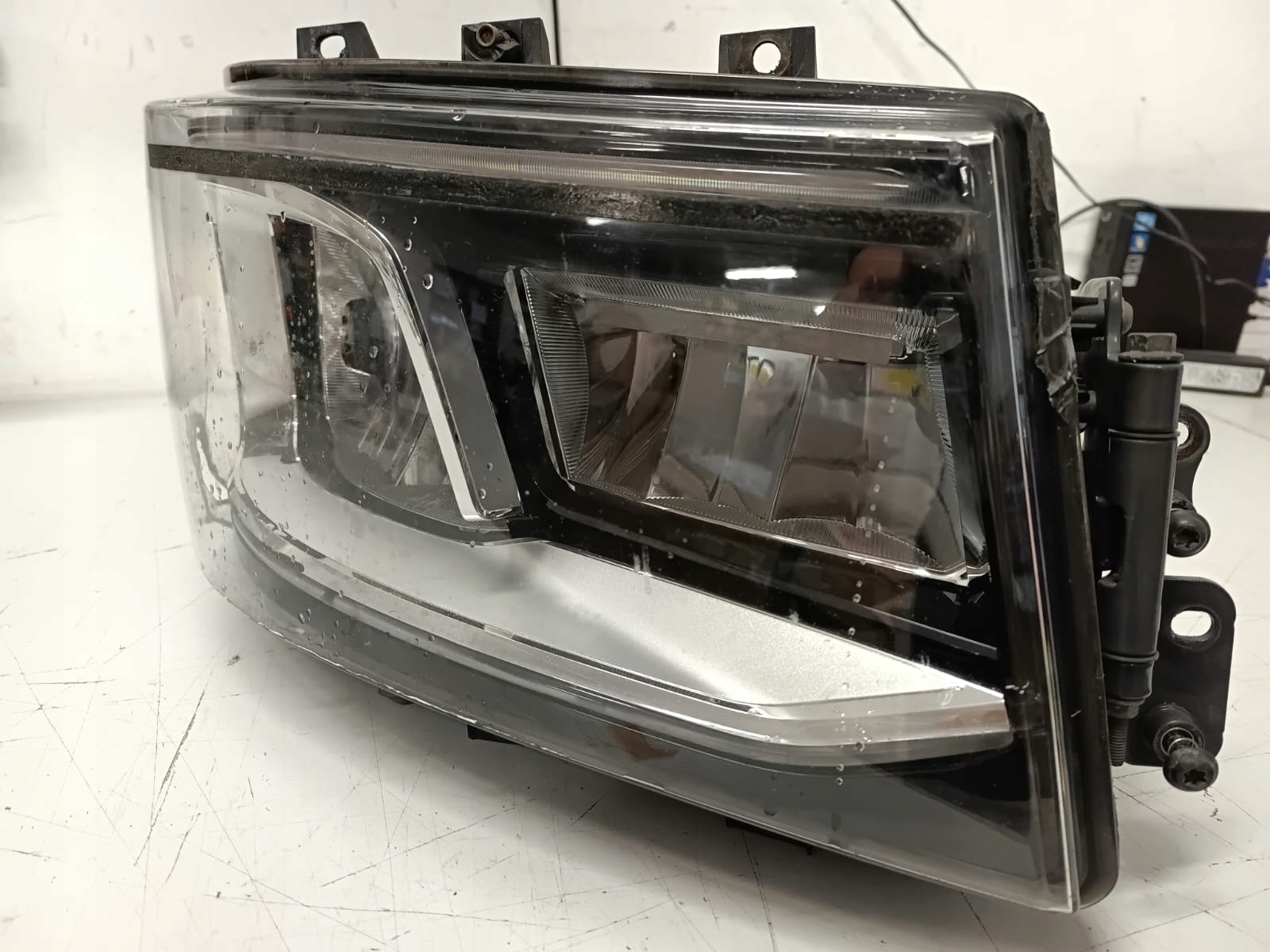 SCANIA R S REFLEKTOR LAMPA PRAWA HELLA FULL LED 2674391 ORYGINAŁ za ...