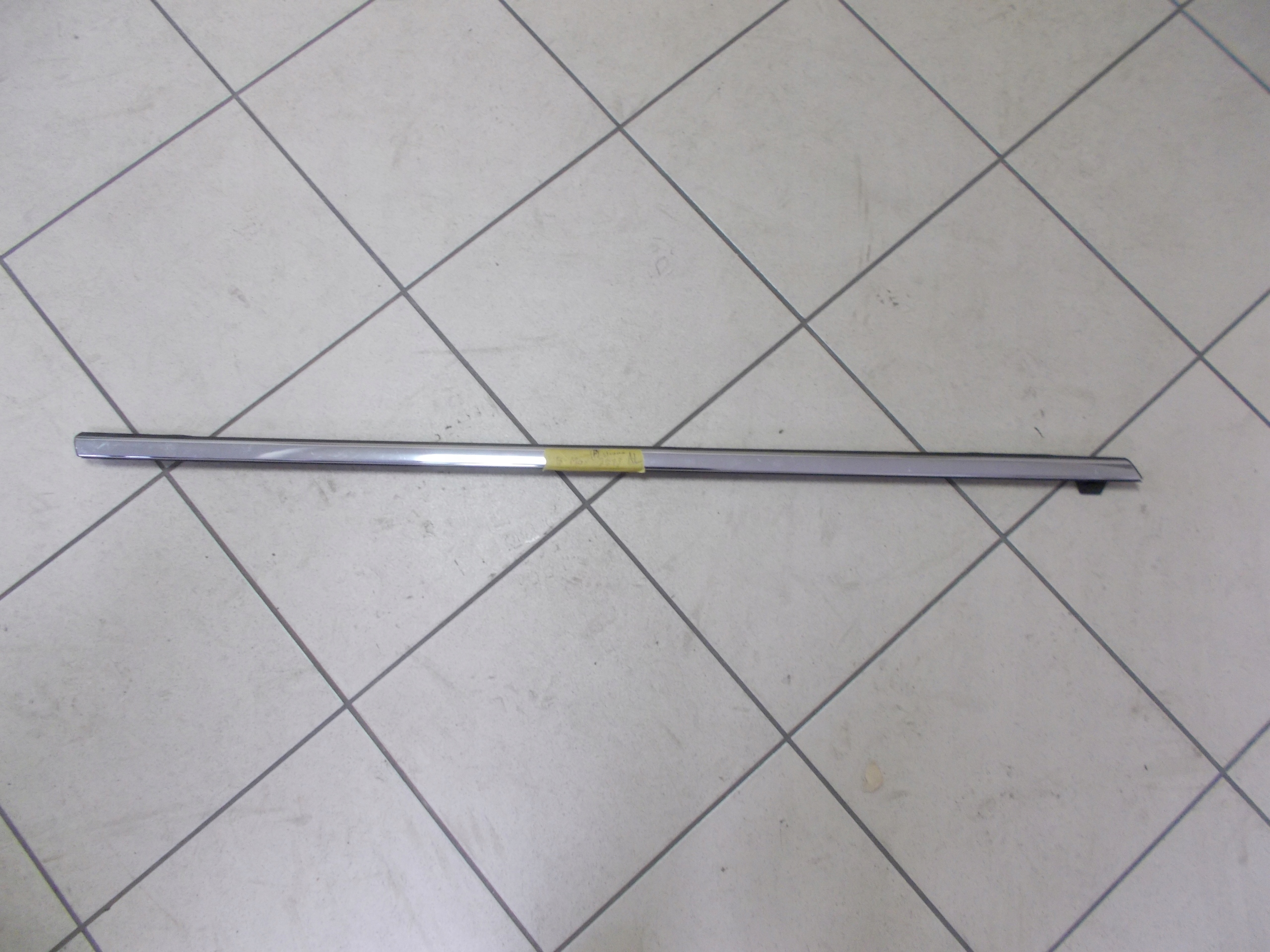 LISTWA ZGARNIAJACA PARAPET CHROM DRZWI PRAWE B-MAX za 100 zł z ... LISTWA ZGARNIAJACA PARAPET CHROM DRZWI PRAWE B-MAX za 100 zł z ...