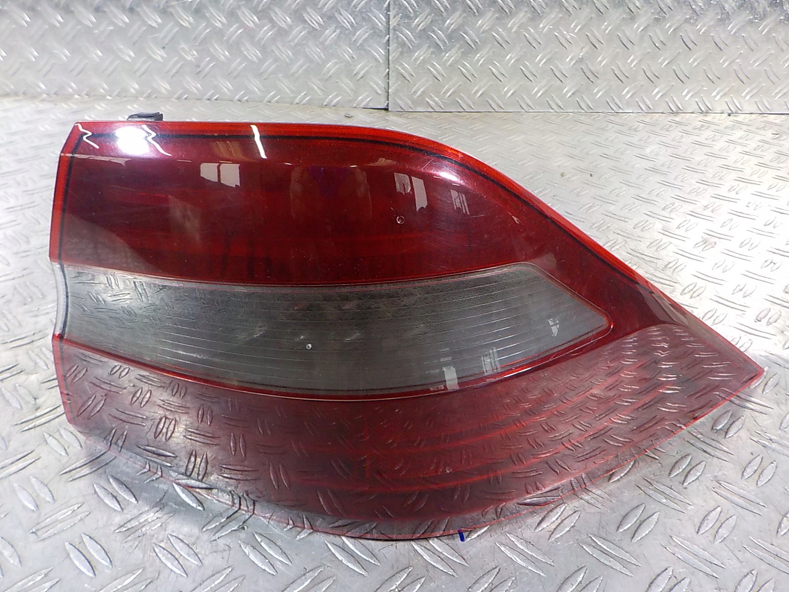 Mercedes-Benz OE A1669063201 lampa tylna zespolona • Cena, Opinie - Allegro