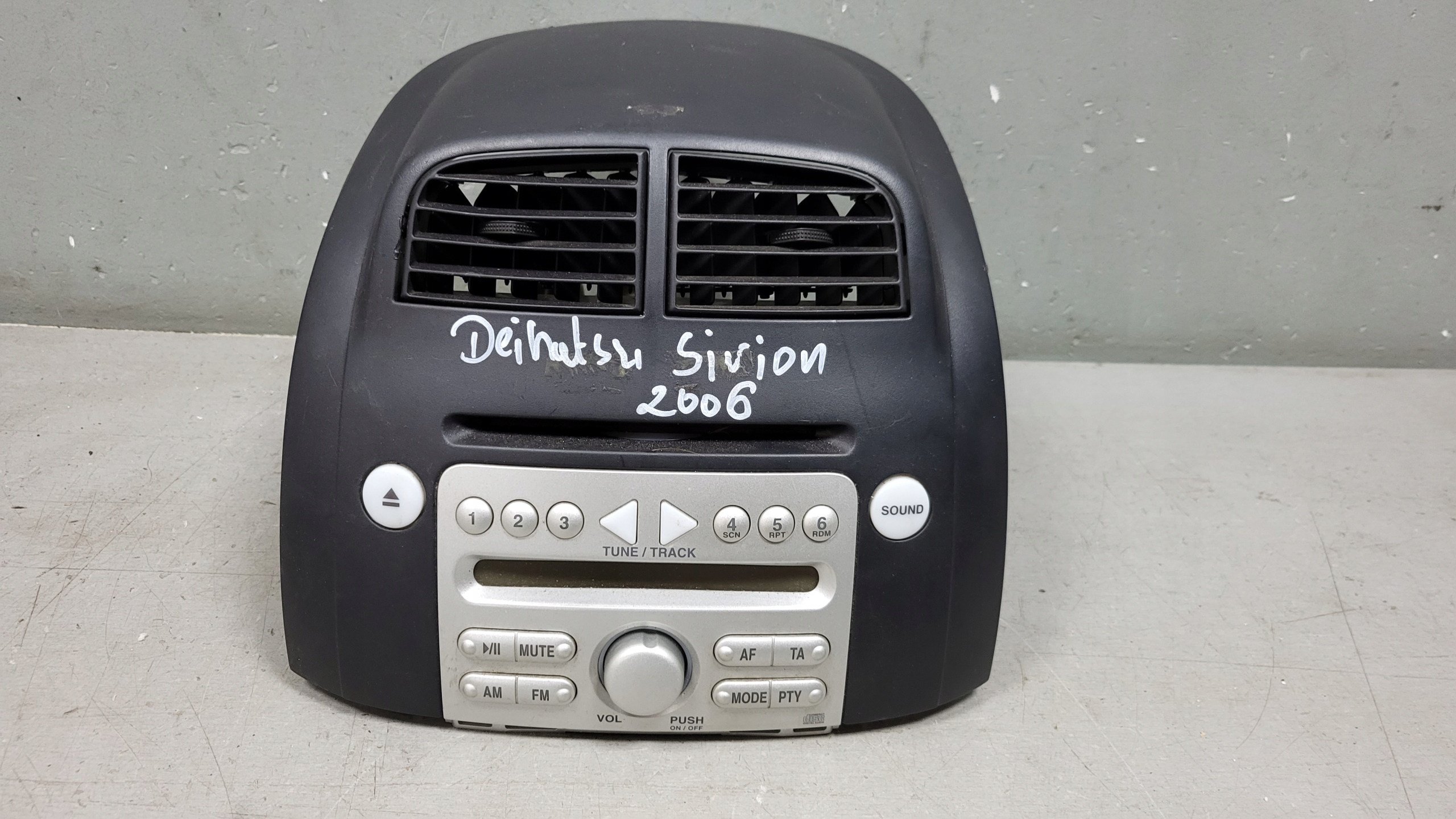 Radio CD Radioodtwarzacz Daihatsu Sirion II 86180-B1050 86180-B1050 za 249 zł z Grabowo ...