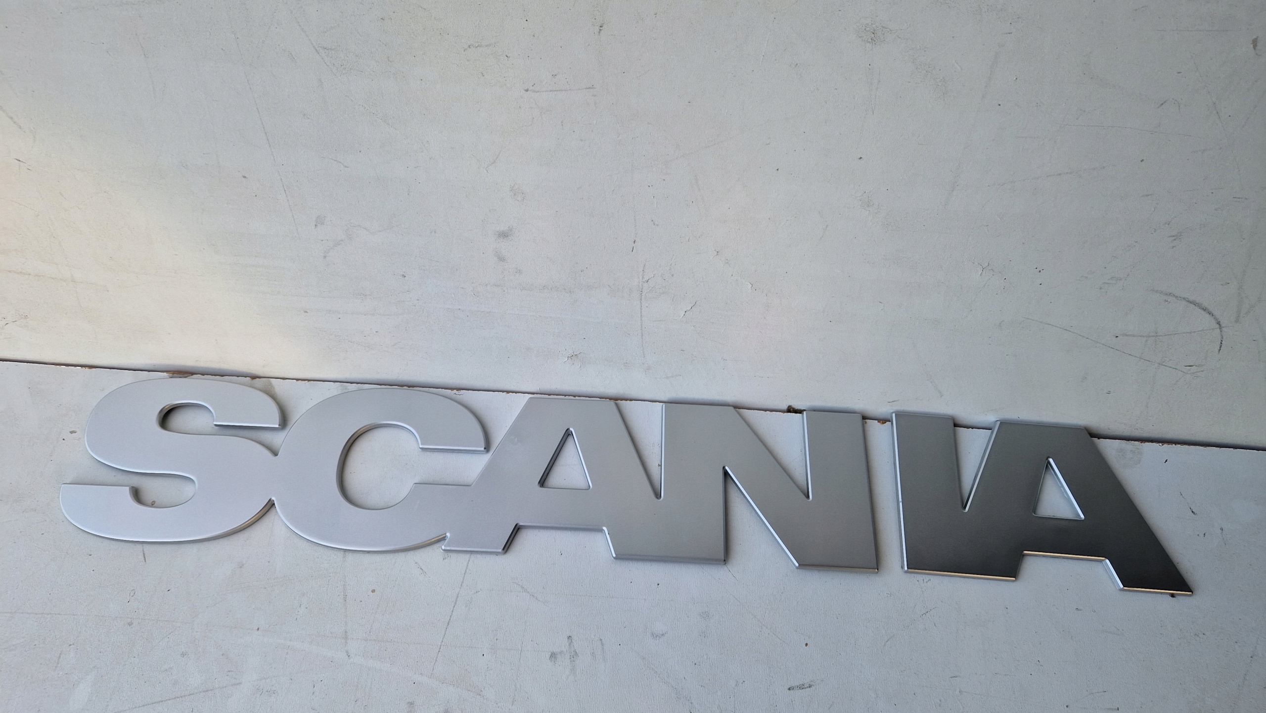 Logo napis maski emblemat grill scania r s 2117277 - porównaj ceny ...