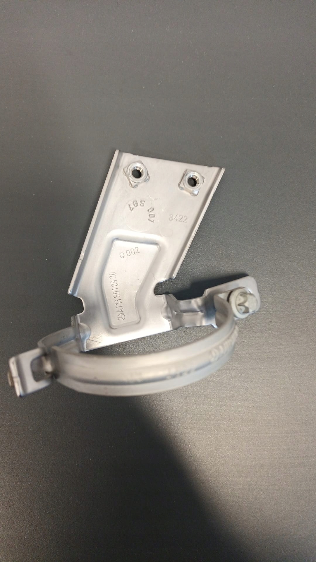 Uchwyt pompuy wody Mercedes GLC A2135010920 A2135010920 I A2135011020 ...