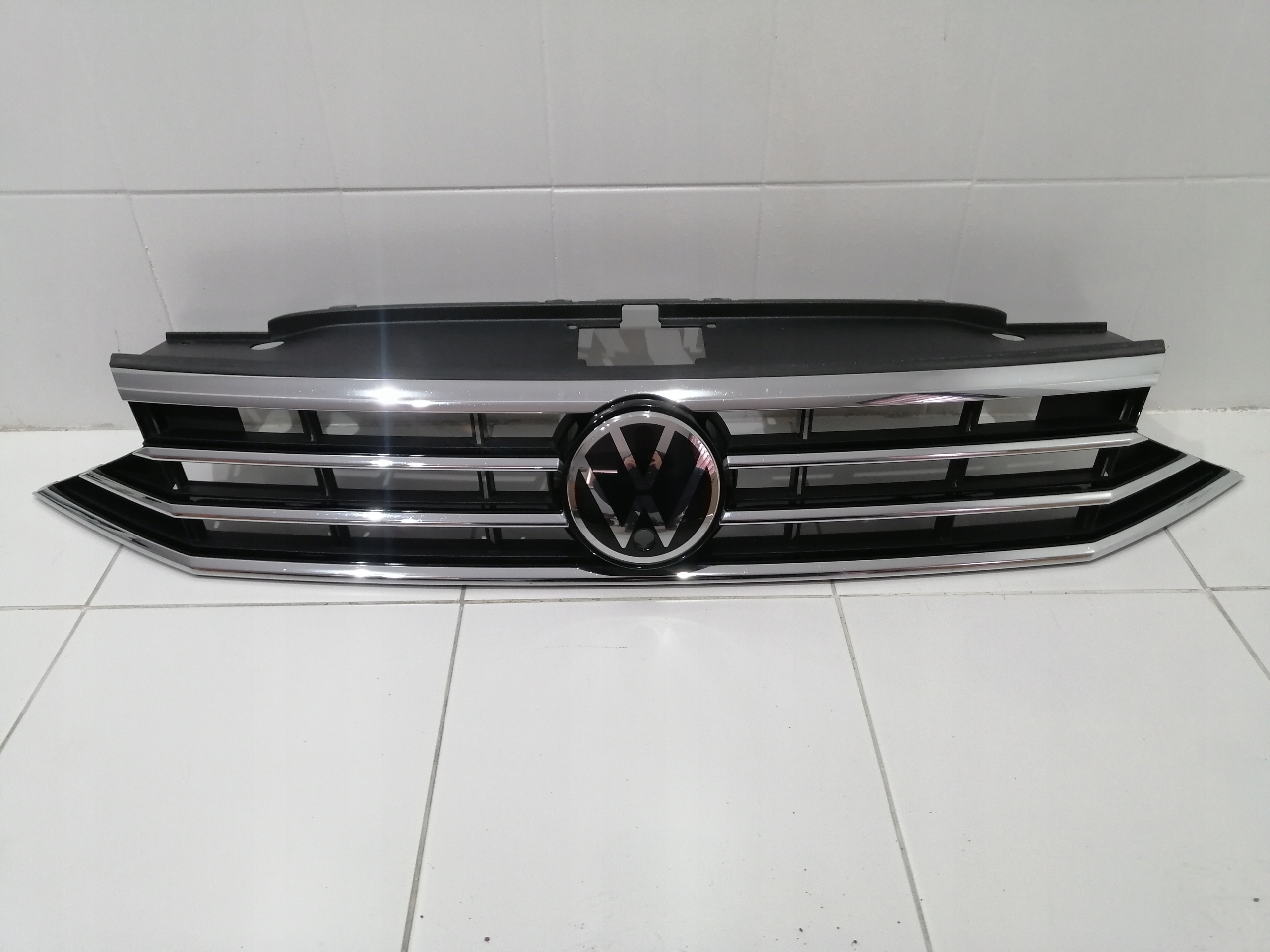 GRILL ATRAPA VW PASSAT B8 R LINE LIFT 3G0853653N GRILL ATRAPA VW PASSAT B8 R LINE LIFT za 1100 ...