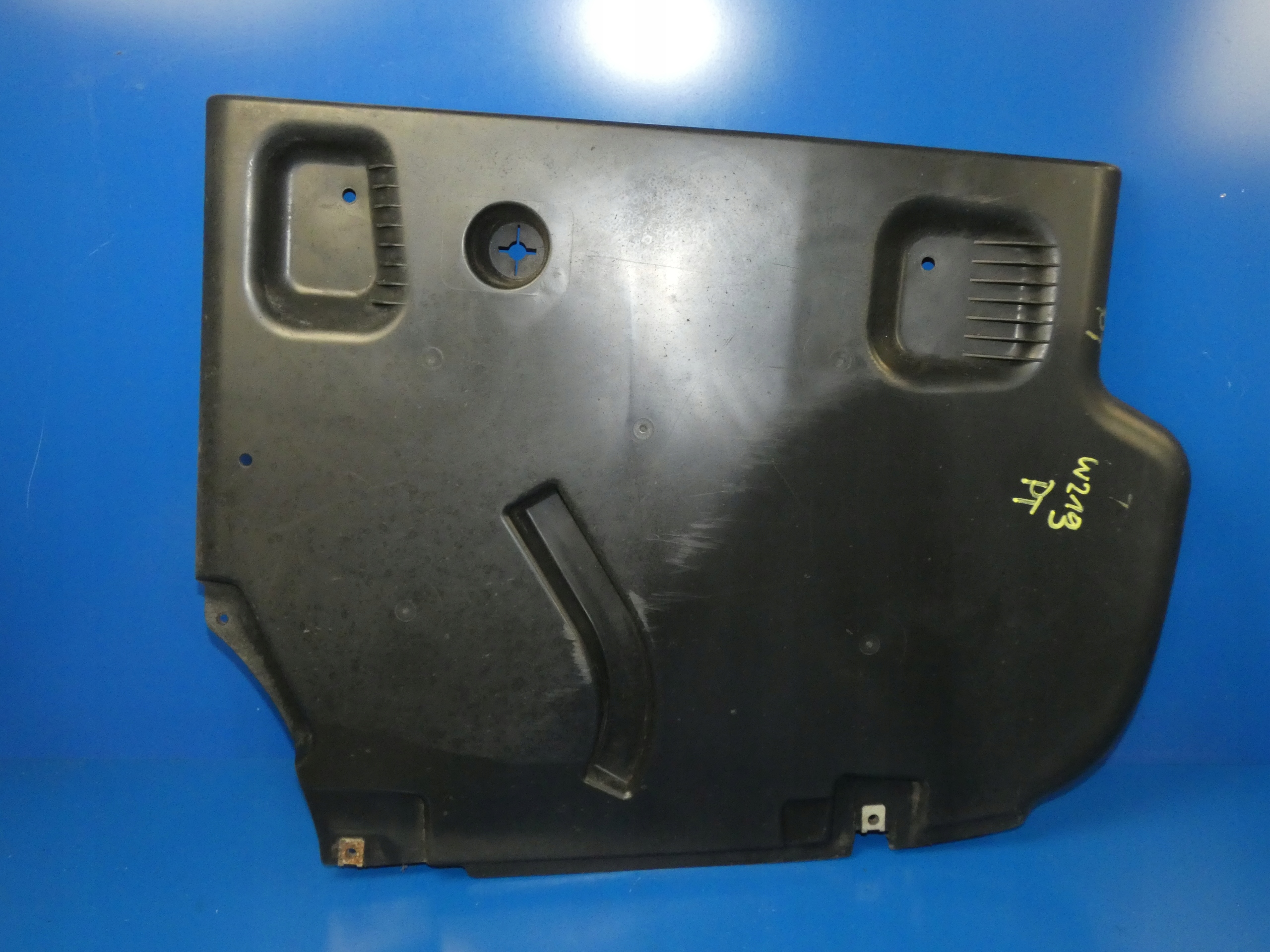 MERCEDES E KLASA W213 OSŁONA PODWOZIA PODŁOGA A2136900207 za 60 zł z ...