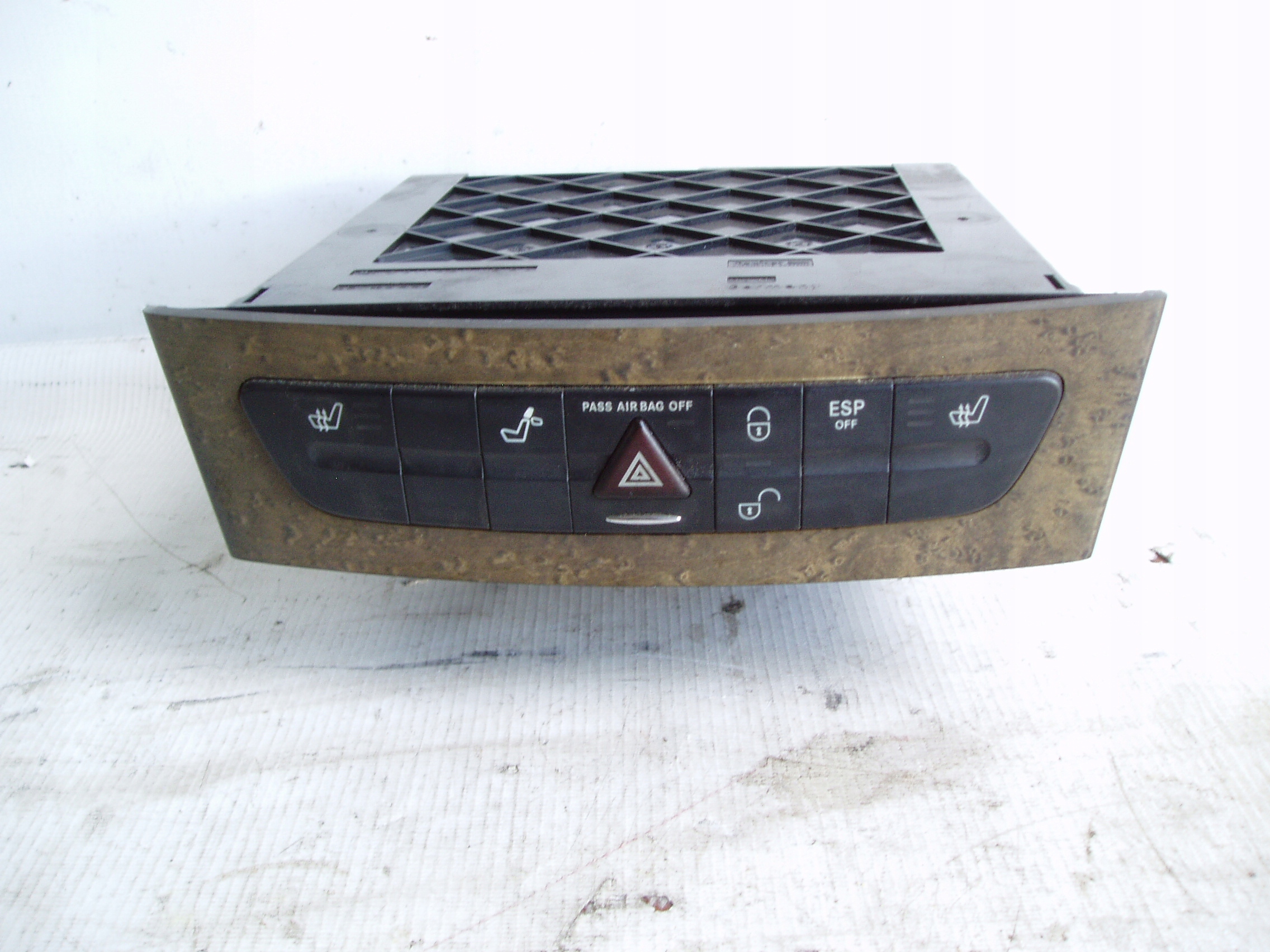 Przełącznik awaryjnych Mercedes-Benz OE A2116800552 za 70.00PLN z ...