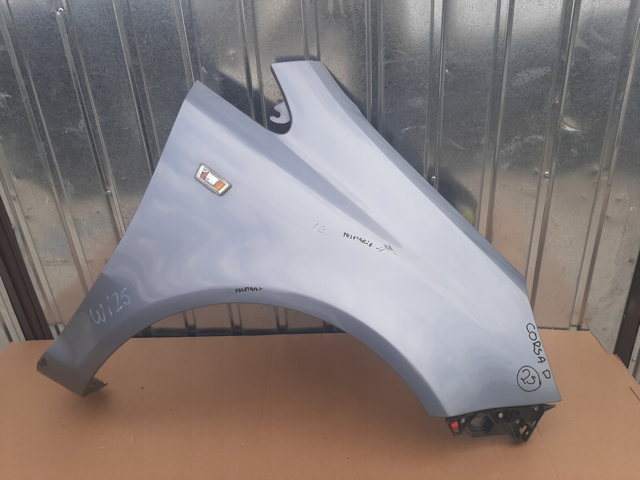 BLOTNIK PRAWY PRZOD OPEL CORSA D KOLOR Z163 LATA 2006-2014 za 299.00PLN ...