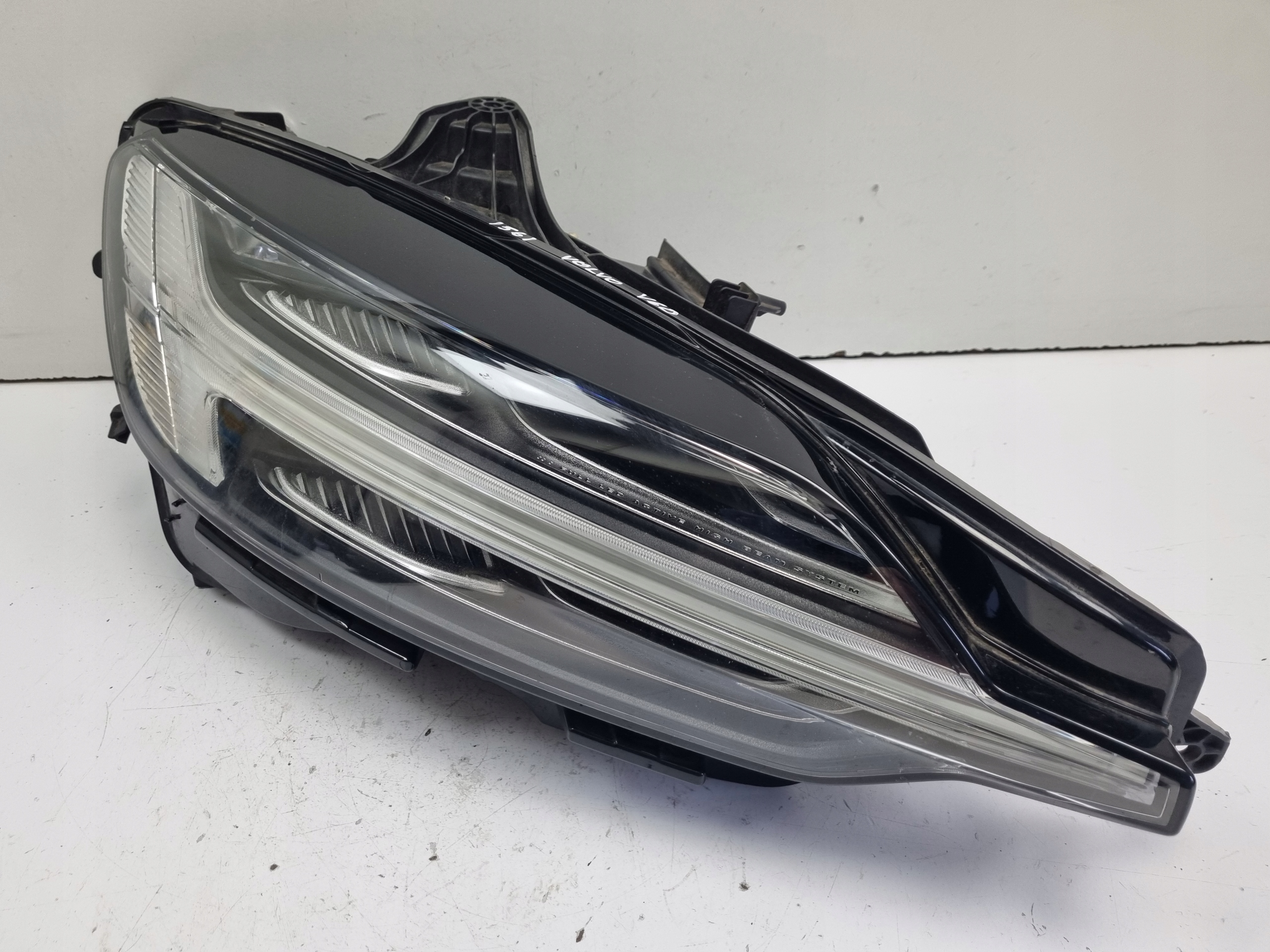 Volvo S60 III V60 II FULL LED PRZEDNIA LAMPA PRAWA prawy przód EUROPA ... Volvo S60 III V60 II FULL LED PRZEDNIA LAMPA PRAWA prawy przód EUROPA ...