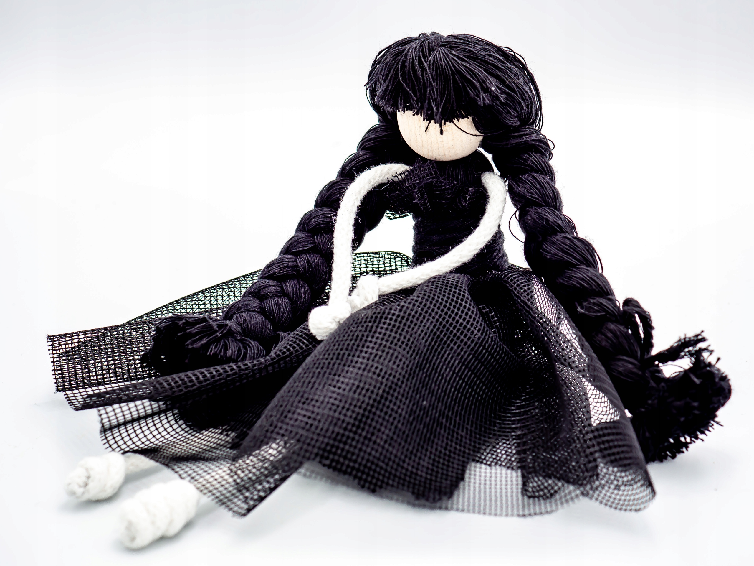 LALKA Wednesday Addams SUKIENKA SERIAL PREZENT 13025141200 - Sklepy ...