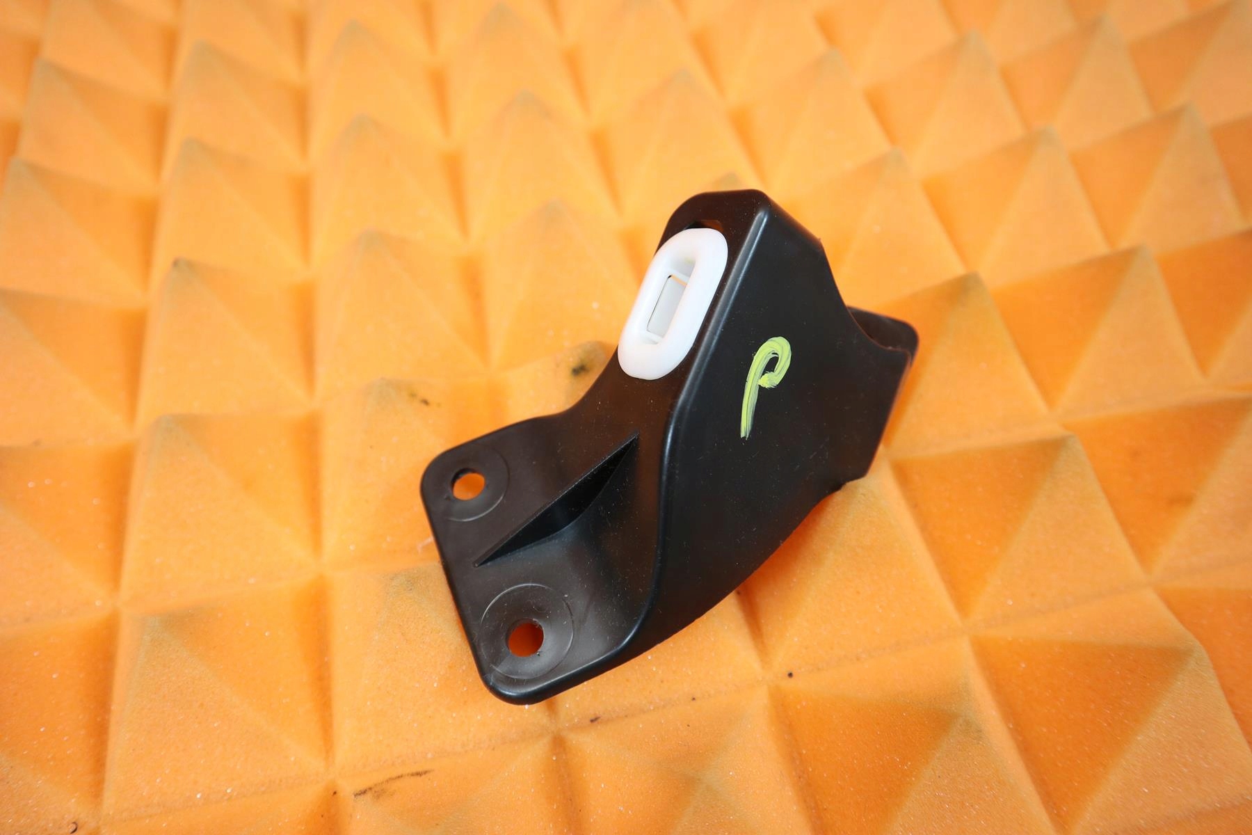 MERCEDES W209 LIFT MOCOWANIE BOCZKA KANAPY PRAWE A2039200162 za 20 ...