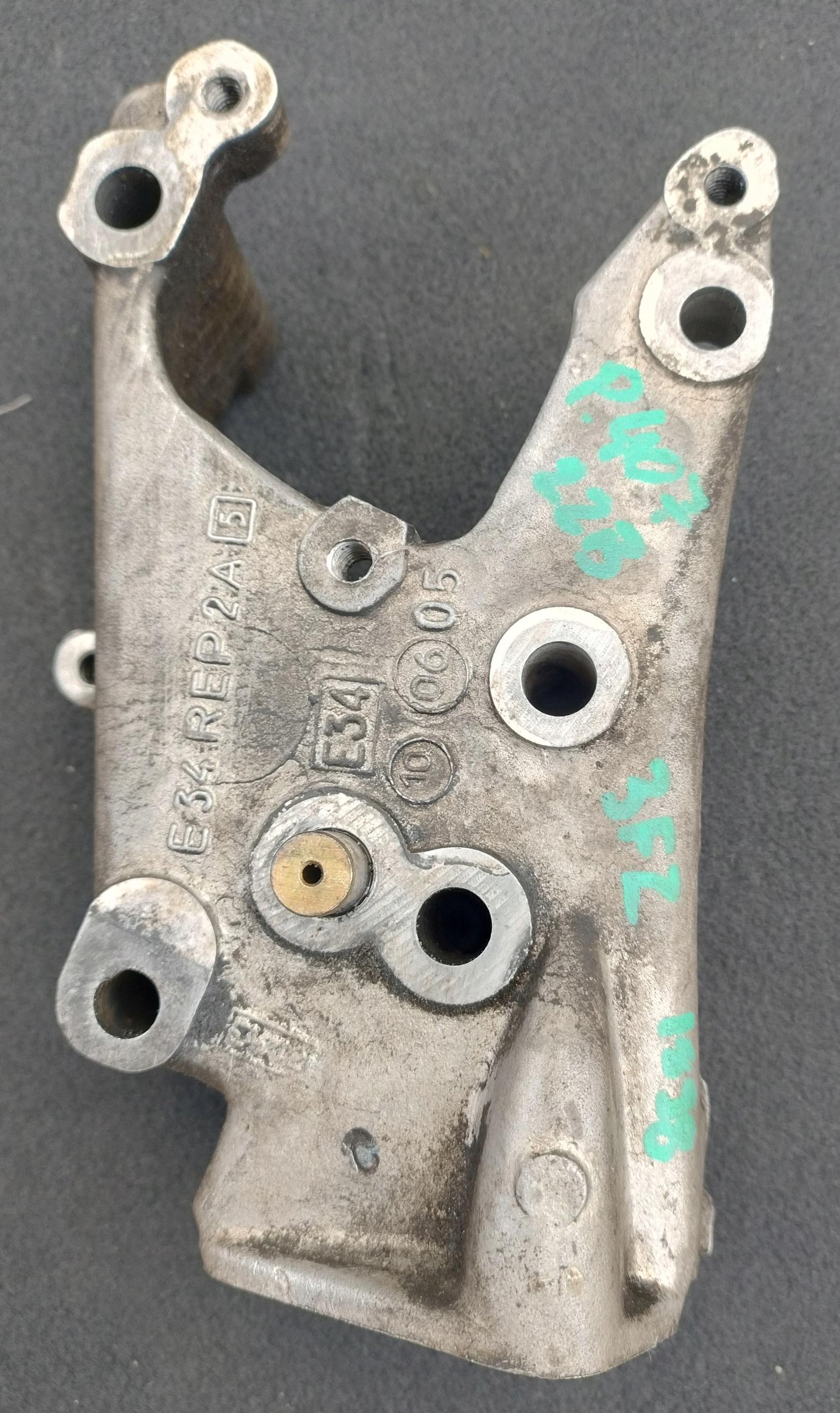 PEUGEOT 407 2.2 16V ŁAPA WSPORNIK EW12 3FZ za 275.00PLN z Toruń ...