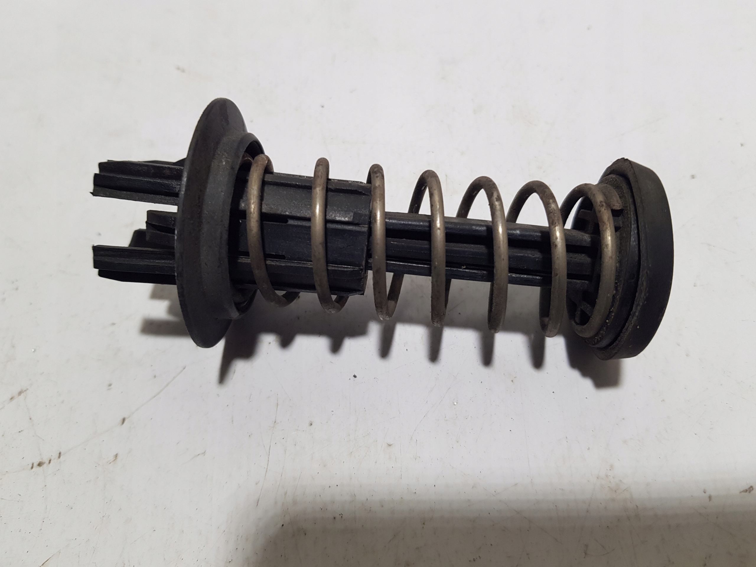 ODBÓJ MASKI SPRĘŻYNA MERCEDES W204 W212 W207 A2048800227 • Cena, Opinie ...