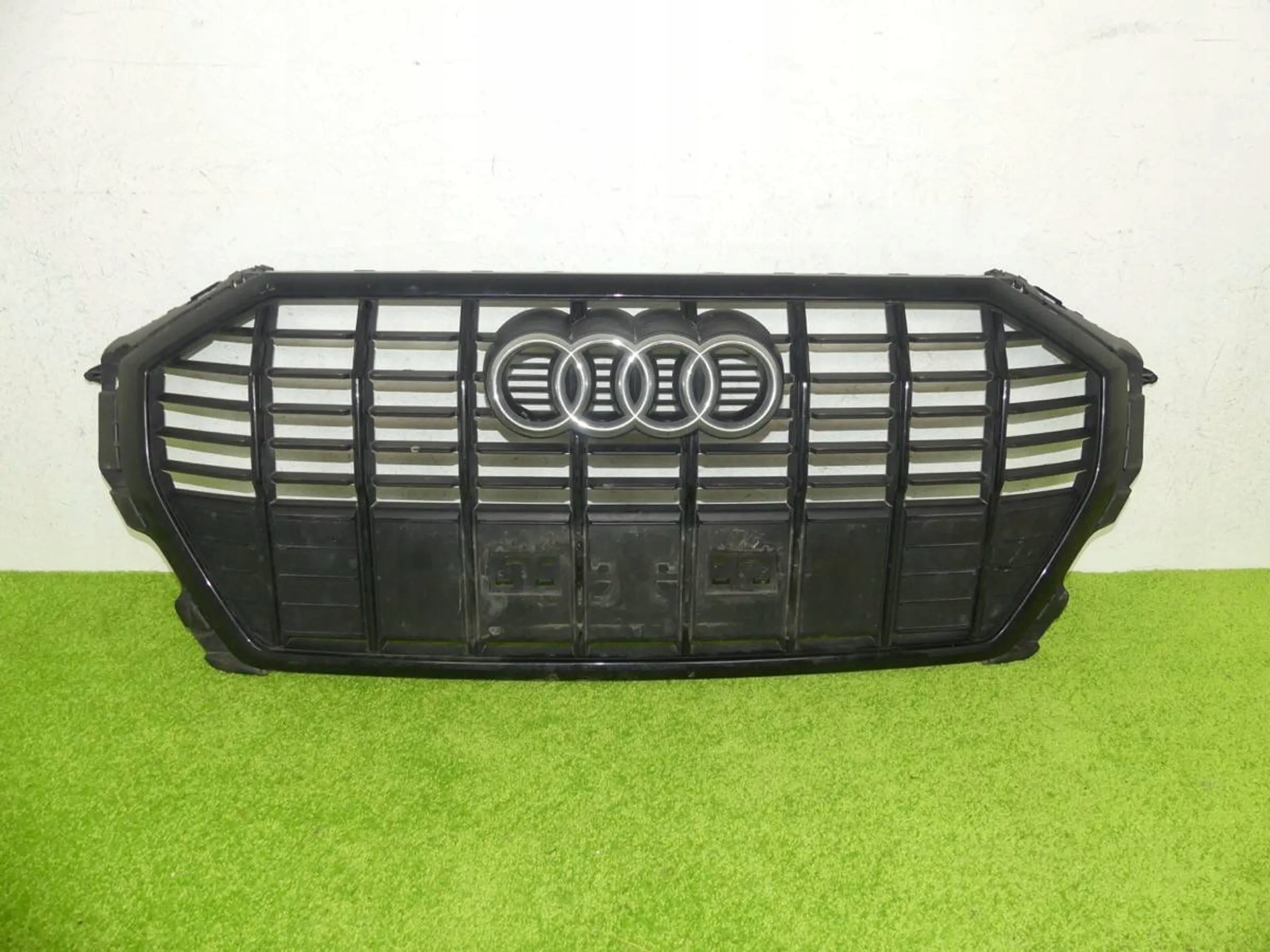 Grill Atrapa Audi Q3 2 II 83A 18-21 S-Line Black ORYGINAŁ za 289.00PLN ...