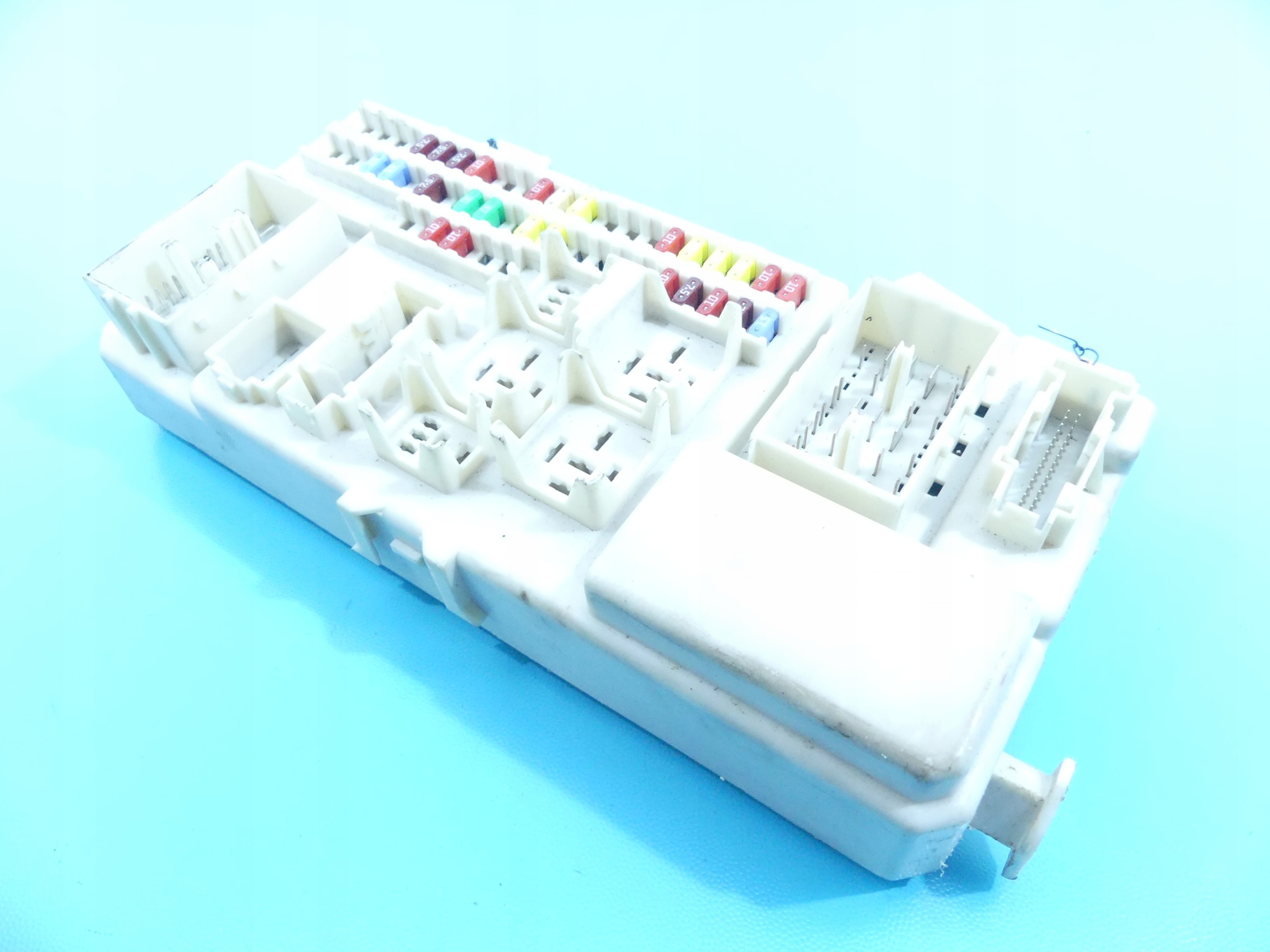 SKRZYNKA BEZPIECZNIKÓW MAZDA 3 BK I 03-09 za 299.99PLN z Przeworsk ...