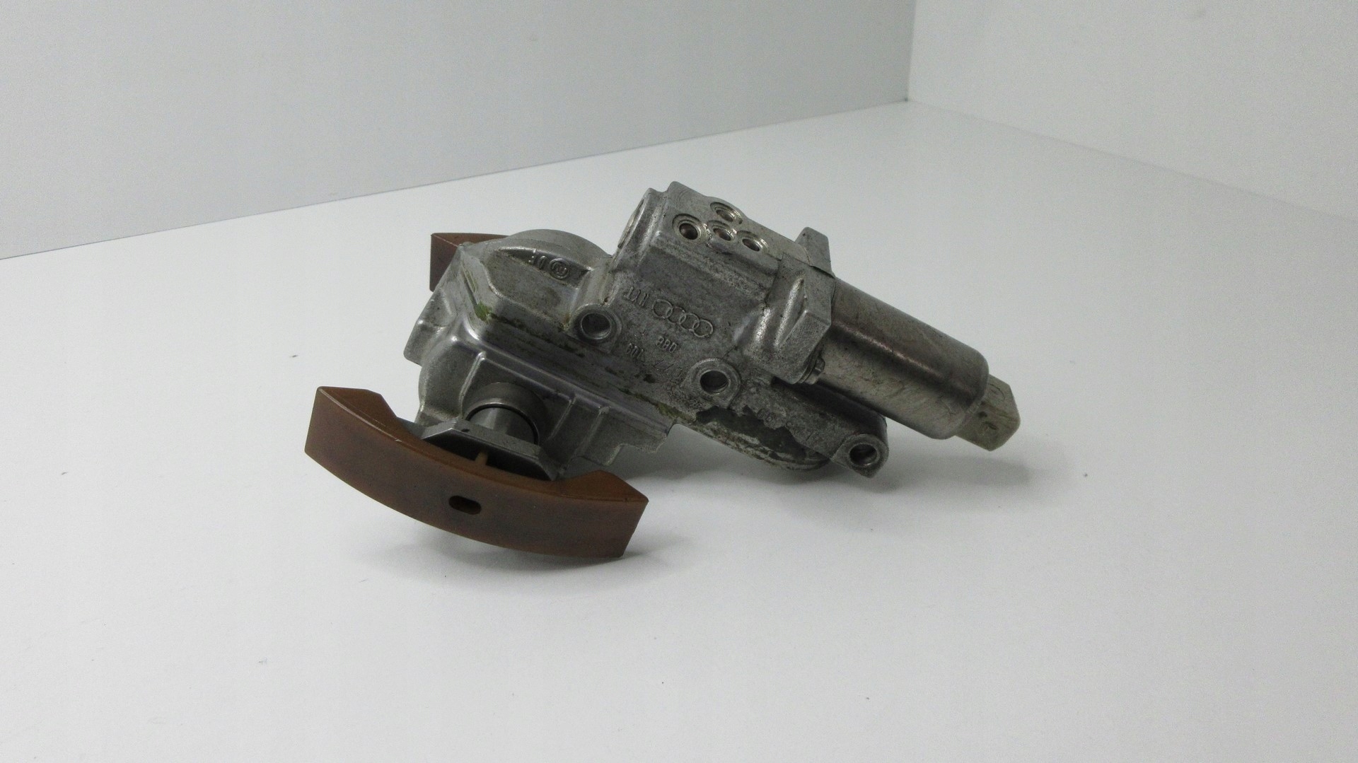 AUDI A8 D3 4.2 077109088P НАТЯЖИТЕЛЬ ГРМ Недорого