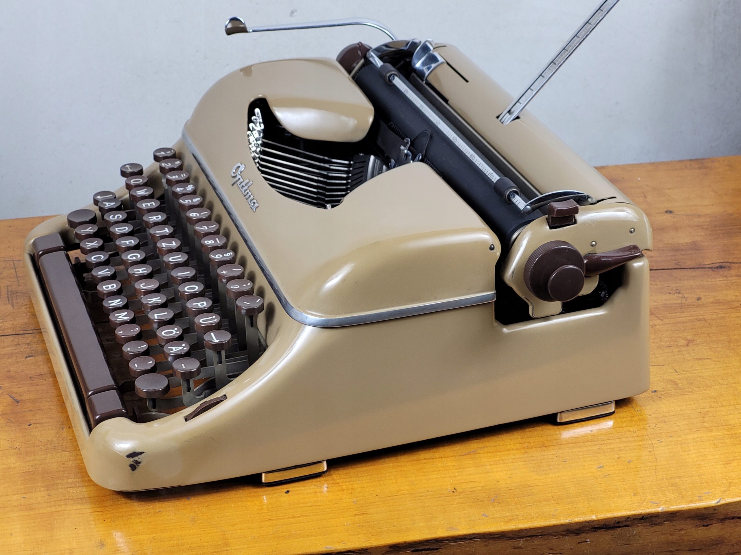 BEŻOWA MASZYNA DO PISANIA OPTIMA ELITE DOSKONAŁY STAN TECHNICZNY RETROSFERA • Cena, Opinie ...