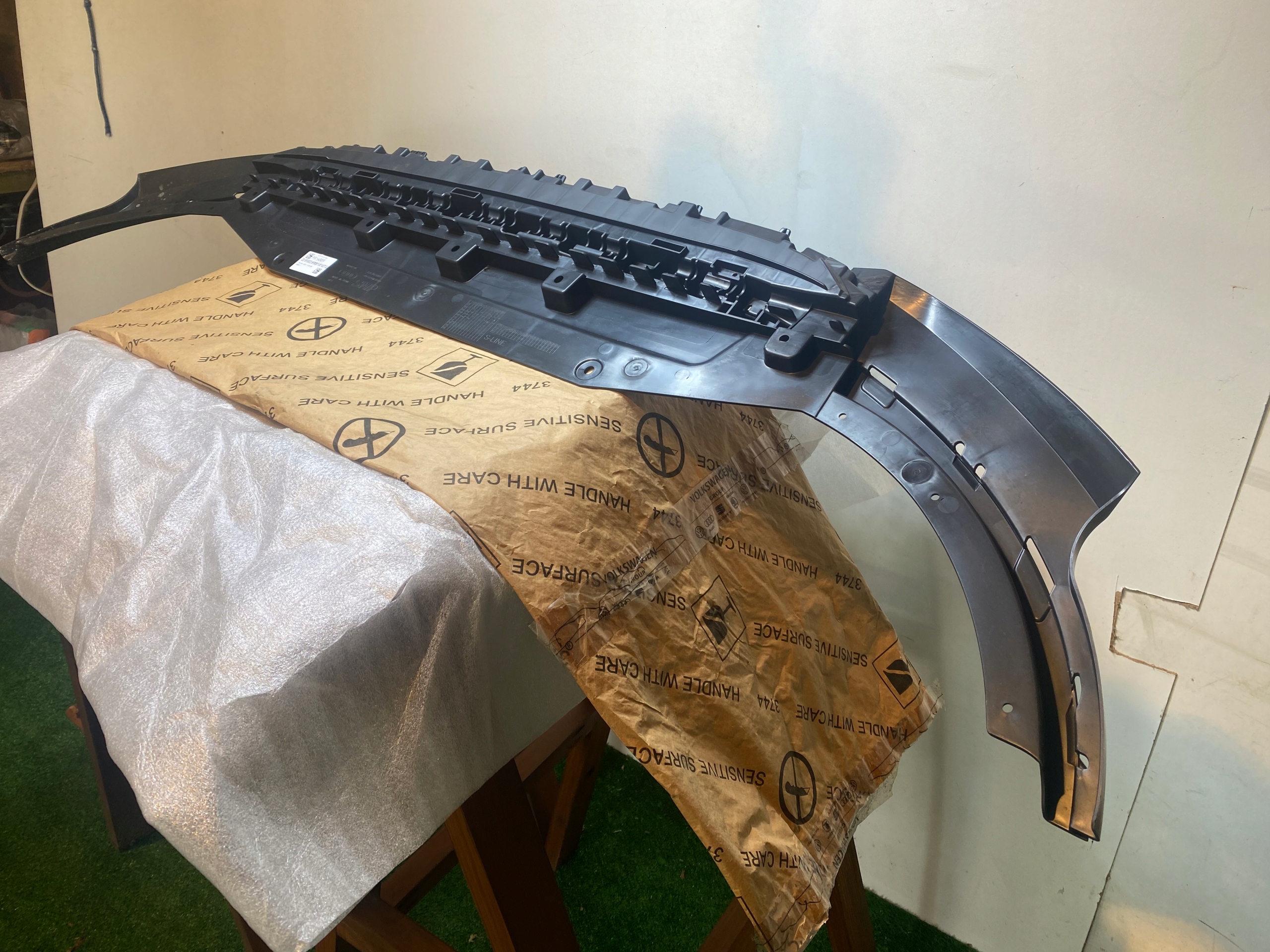 Audi OE 82A807611A osłona pod zderzak - porównaj ceny - Allegro.pl