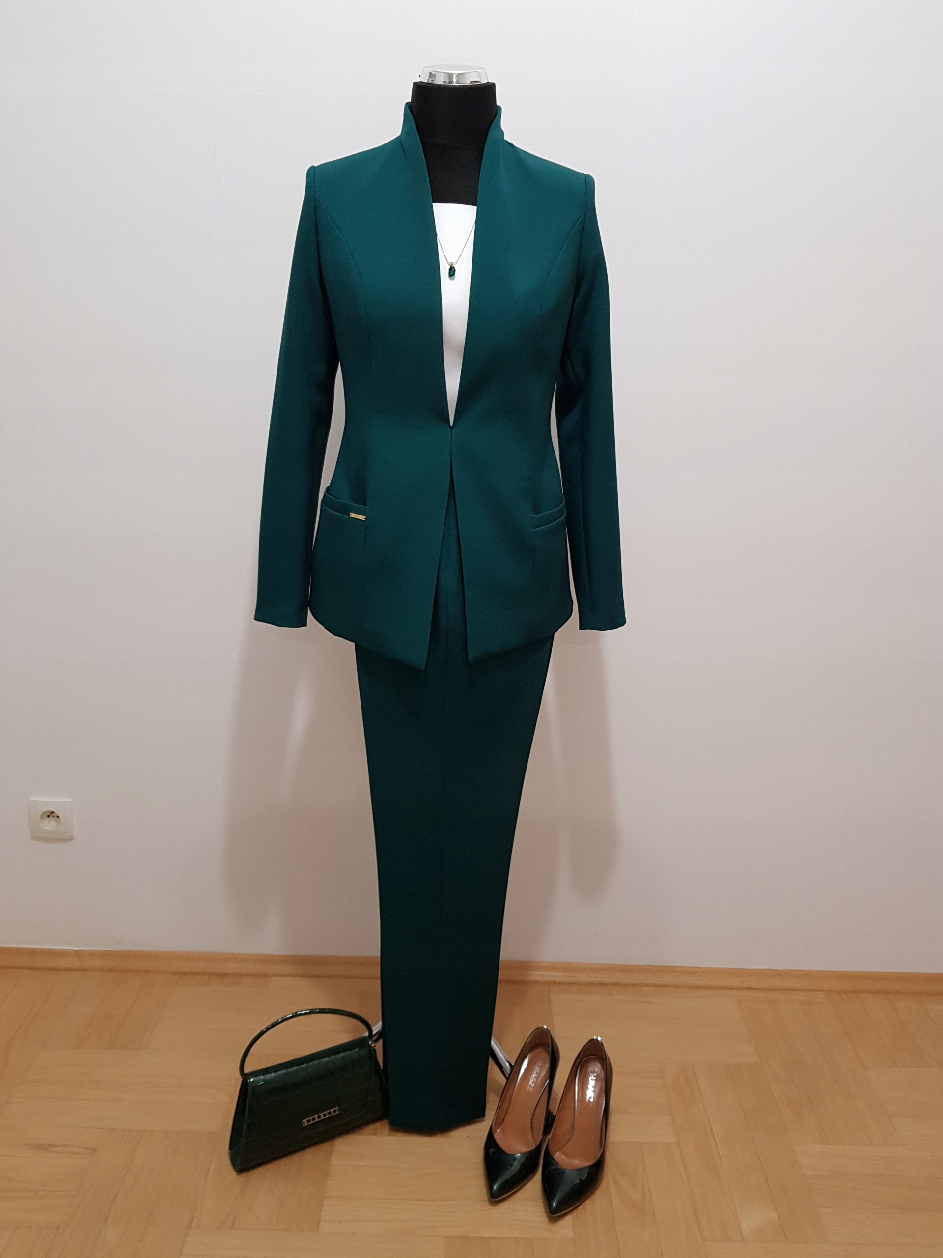 BIZNESOWY KOSTIUM ZE SPODNIAMI 40 42 44 46 48 50 • Cena, Opinie ...