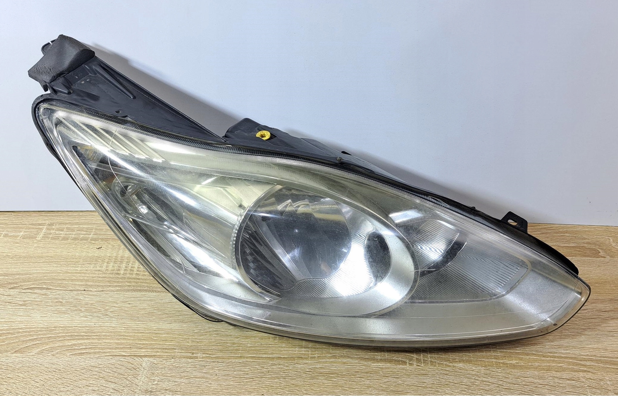 FORD C-MAX II MK2 2010-> LAMPA REFLEKTOR PRAWA PRAWY PRZÓD PRZEDNIA ...