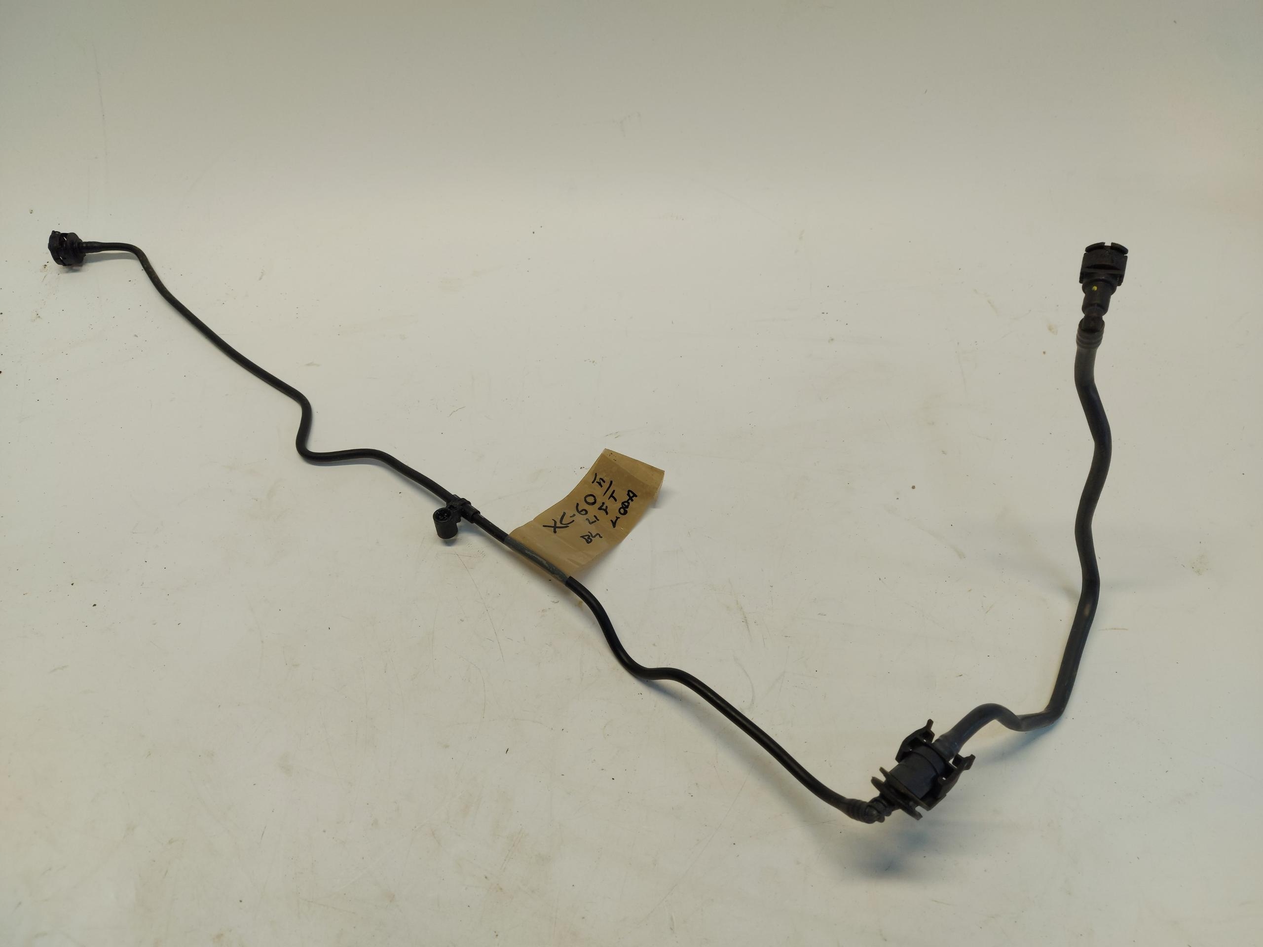 VOLVO XC60 II LIFT B4 2.0B Przewód rura wody 32252211 32252211 za 150 ...