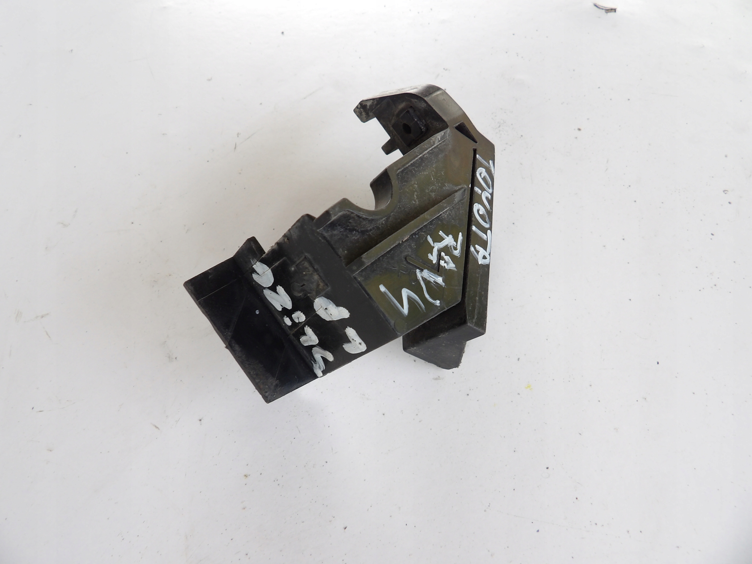 TOYOTA RAV4 БАМПЕР ПЕРЕДНІЙ ЛІВИЙ купити на Avtoex з Польщі в Україні ...