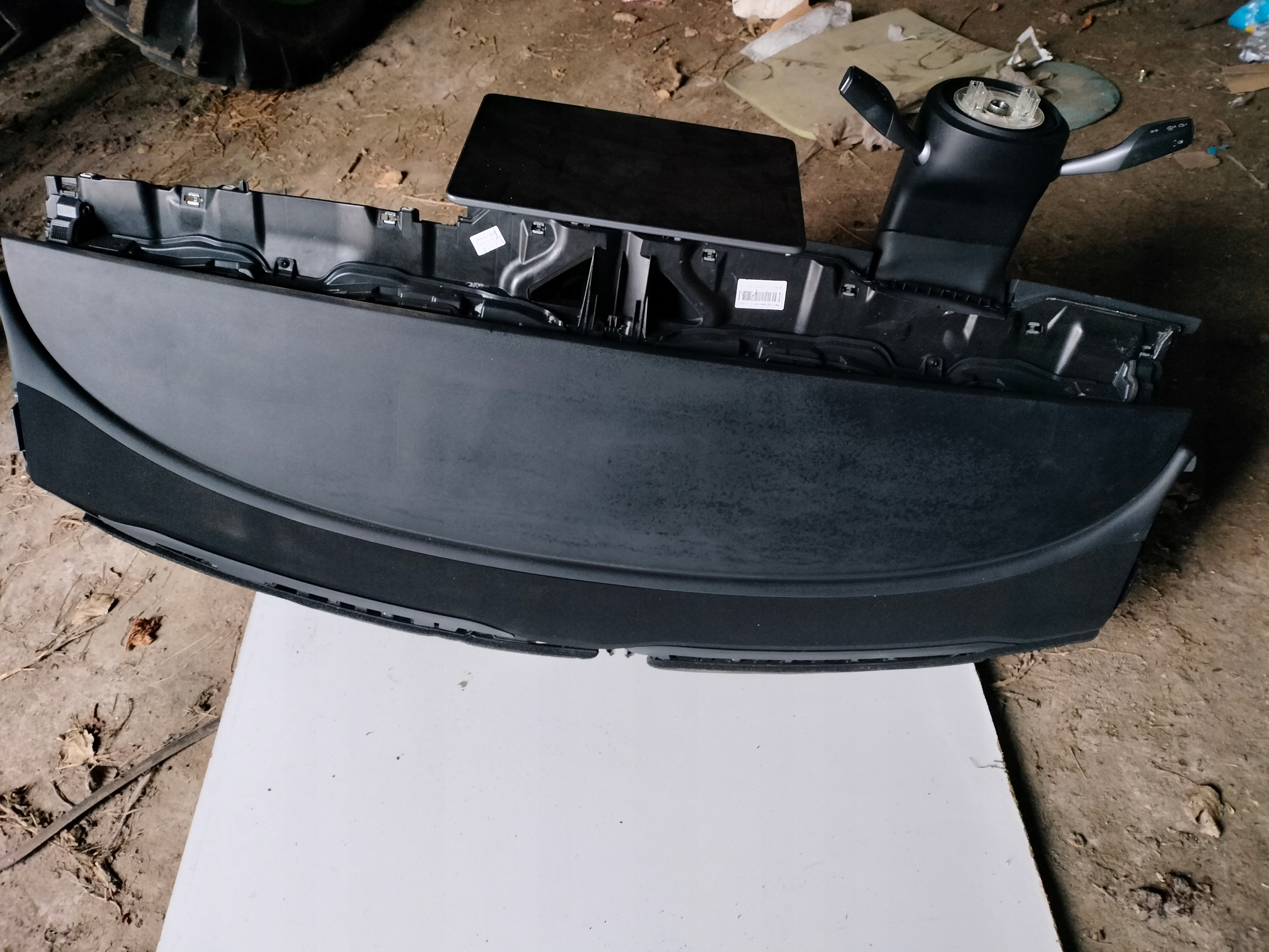 TESLA model Y kokpit oryginał nie naprawiany • Cena, Opinie - Allegro