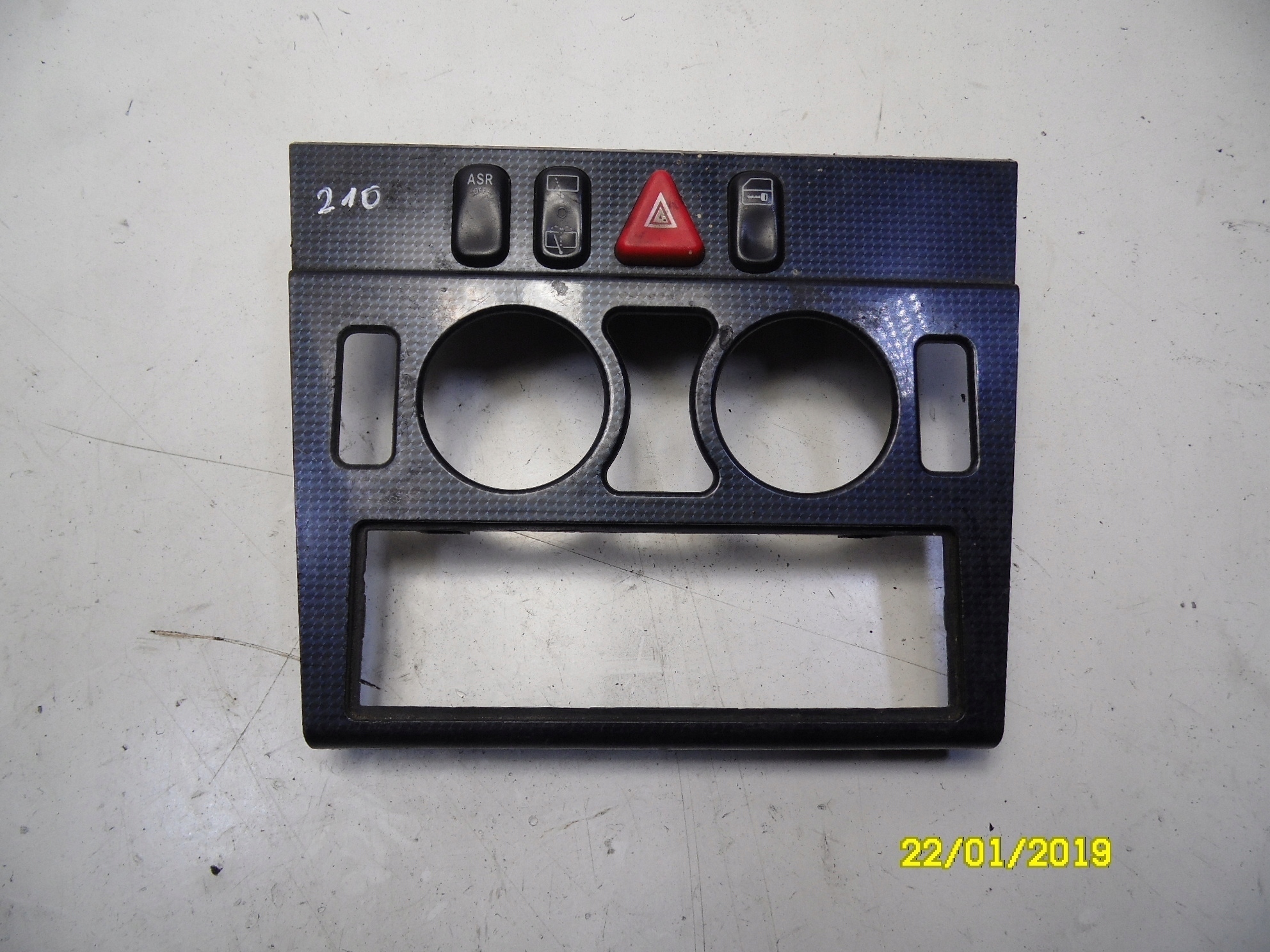 PANEL AWARYJNYCH RAMKA RADIA MERCEDES W210 E KLASA za 15.00PLN z ...