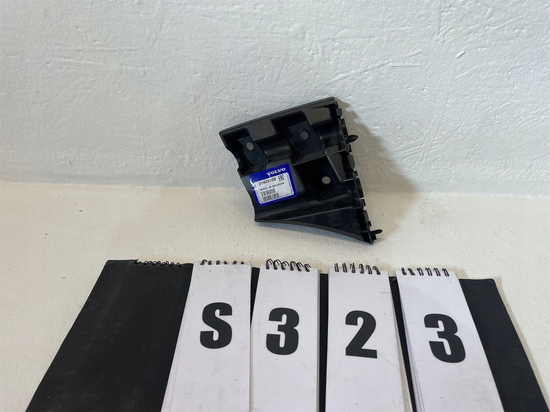 8082. VOLVO V40 ŚLIZG ZDERZAK LEWY PRZÓD 31425108 • Cena, Opinie - Allegro