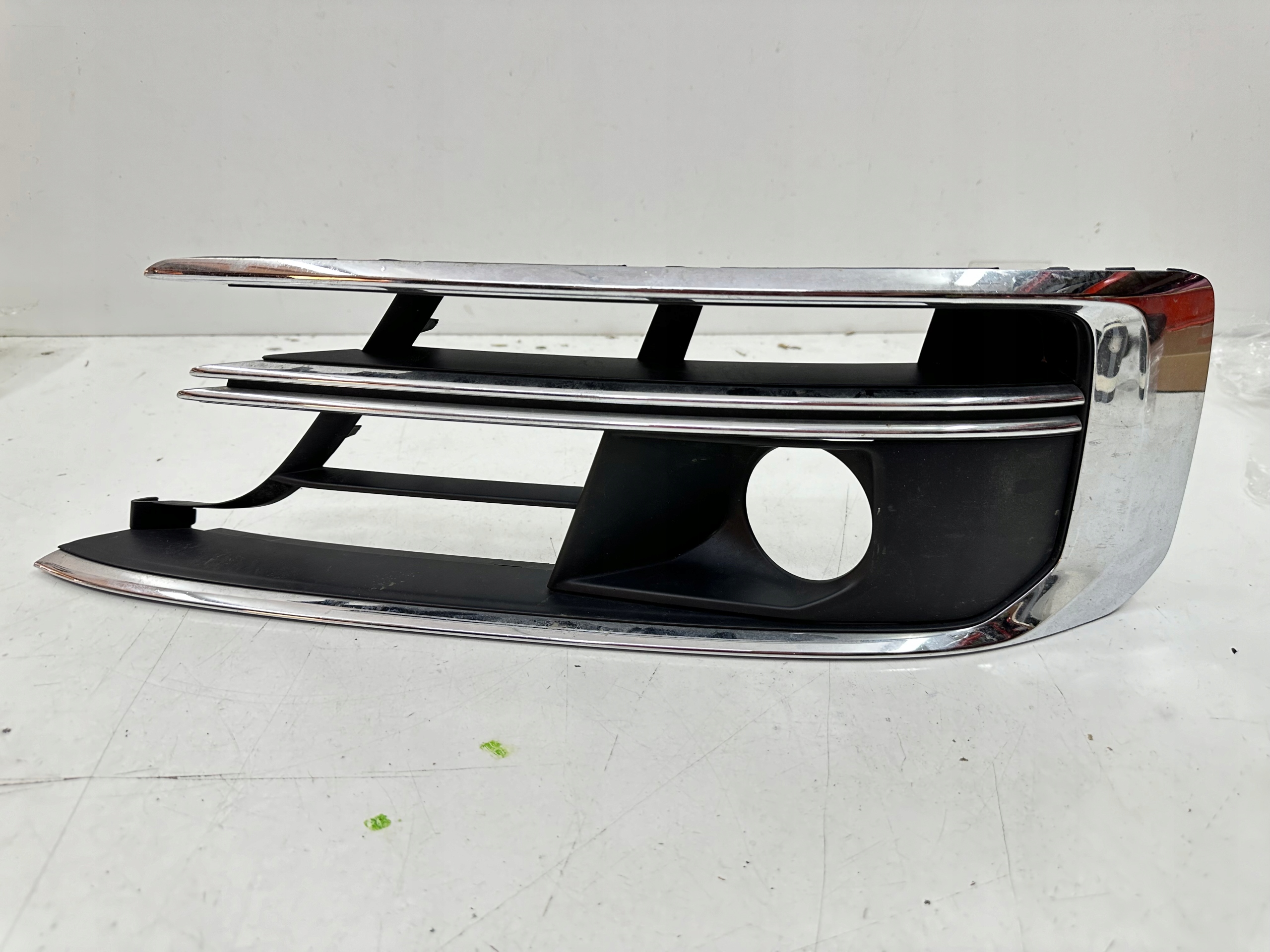 KRATKA LEWA ATRAPA HALOGENU W ZDERZAK PRZÓD AUDI A8 D5 4N0 ORYGINAŁ 4N0807679 4N0 807 679 4N0 ...