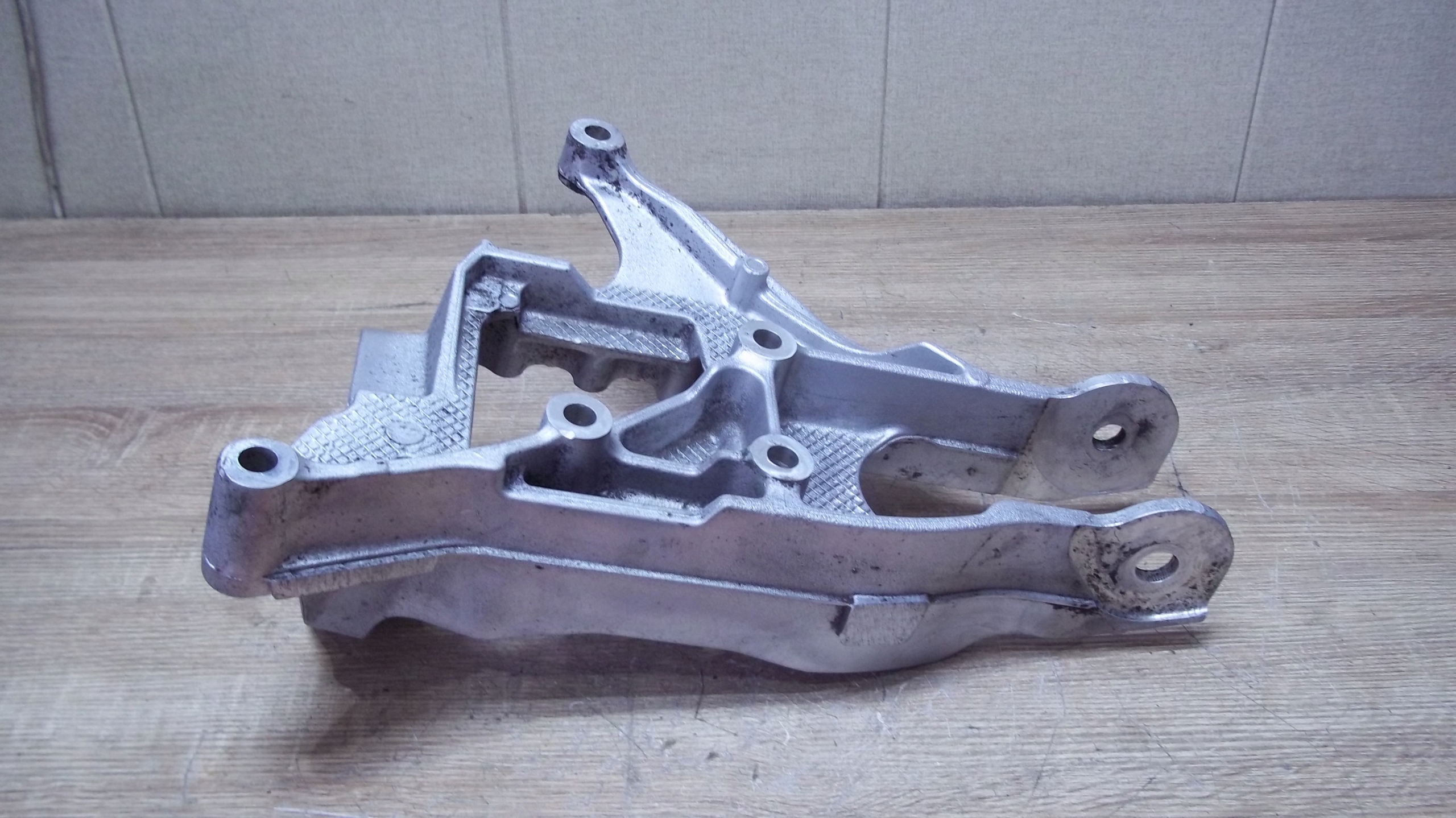 WSPORNIK ŁAPA PODUSZKI KABINY SCANIA 1409342 1409342 za 219 zł z ...