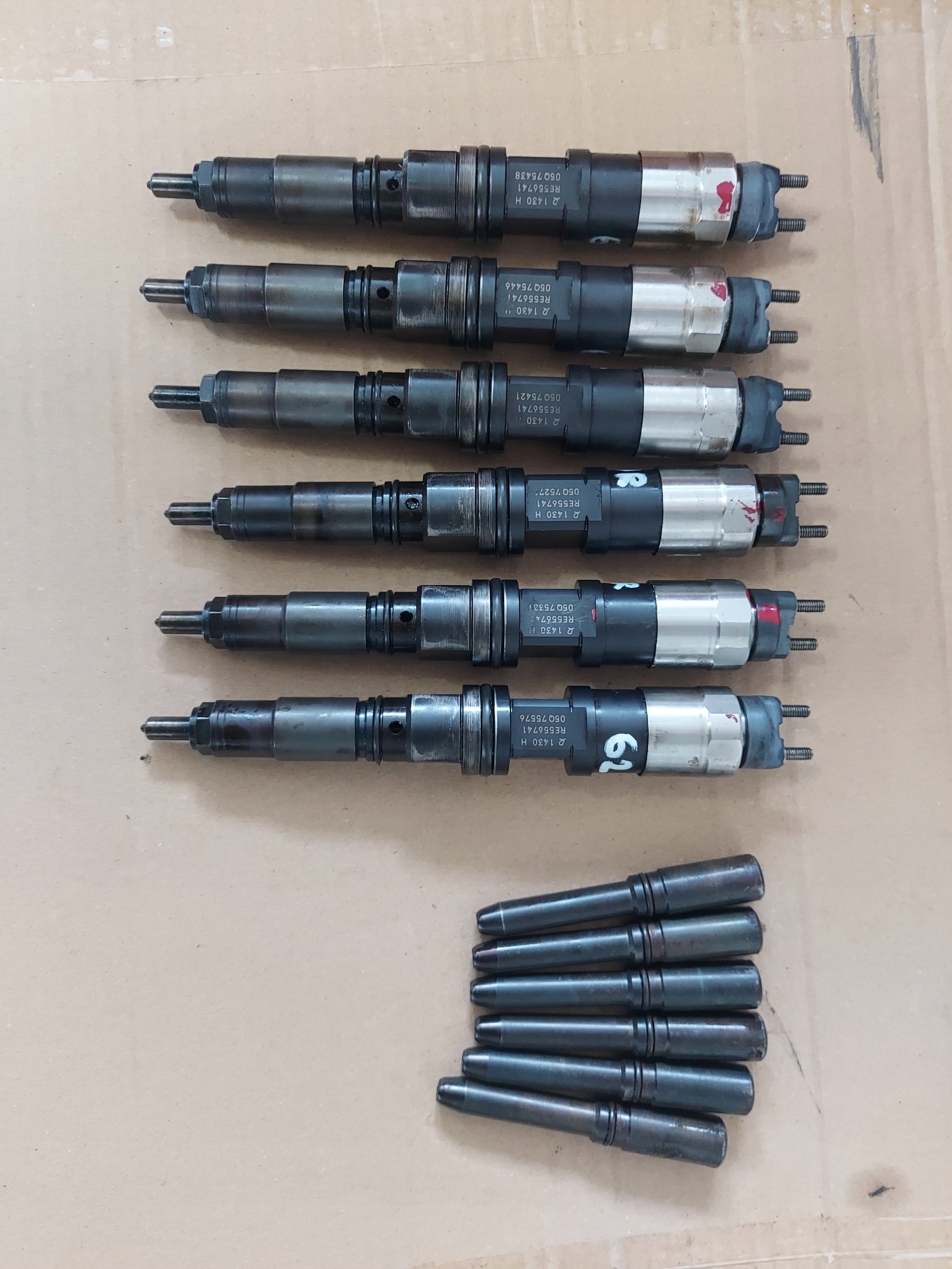 John Deere Re556741 Wtryskiwacz - Części do maszyn i innych pojazdów ...