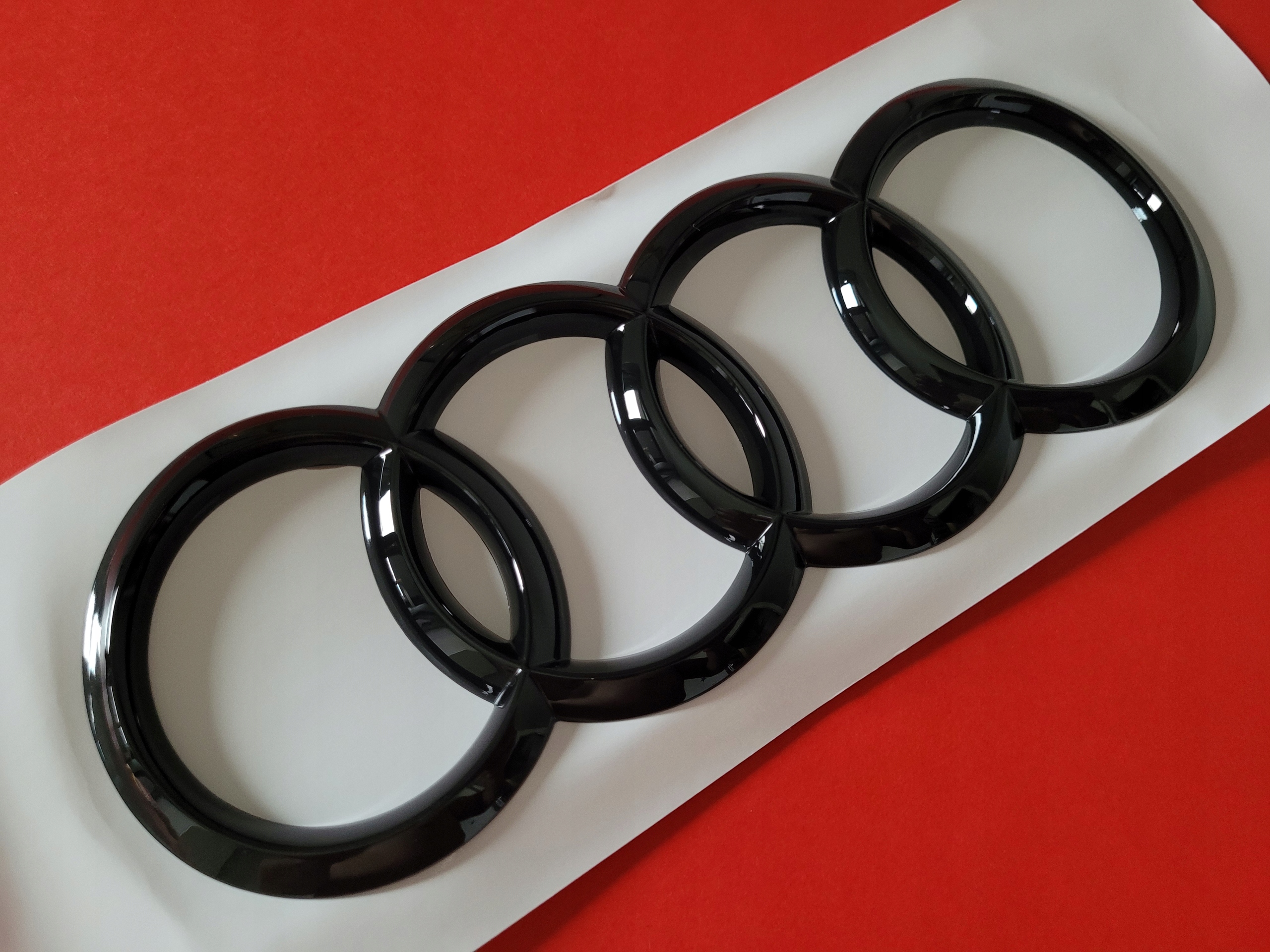 Pierscienie_do_audi_tył_black_glossy_202mm - Емблема для Audi чорний ...
