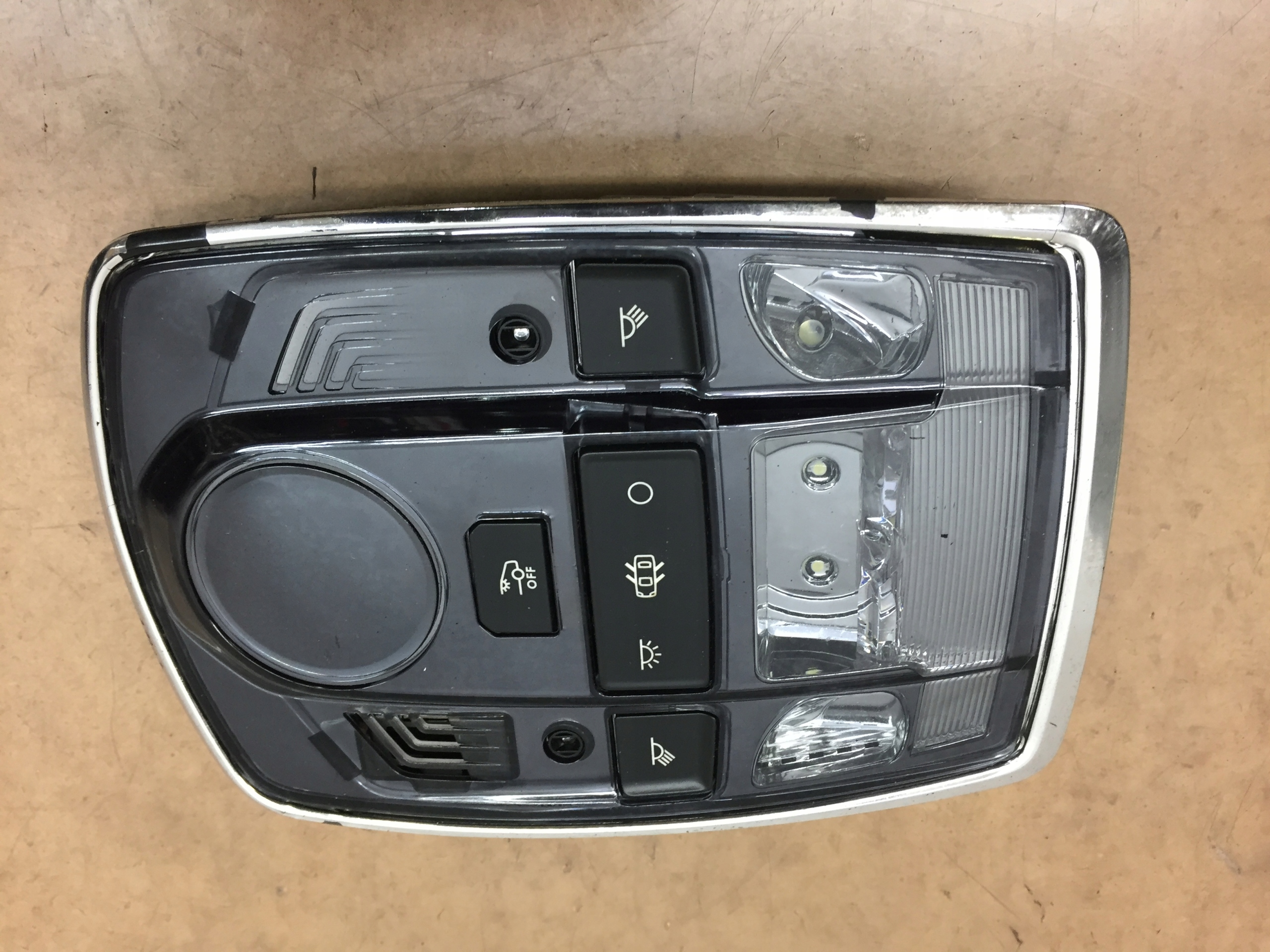 PEUGEOT 508 LIFT OŚWIETLENIE LAMPKA PODSUFITKI 98027680XT za 50 zł z ... PEUGEOT 508 LIFT OŚWIETLENIE LAMPKA PODSUFITKI 98027680XT za 50 zł z ...