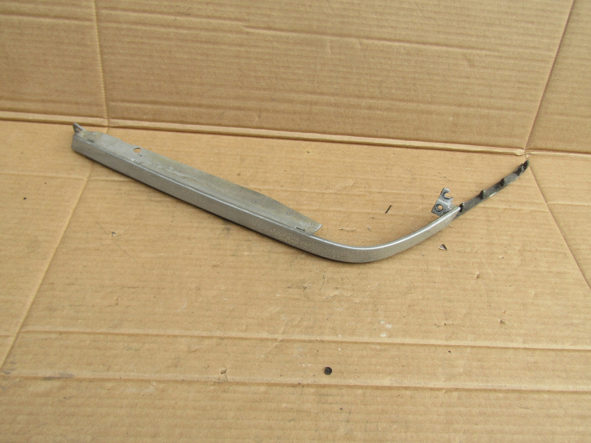 3 MERCEDES W202 93-97 LEWA LISTWA USZCZELKA PO LAMPA PRZEDNIA za 49 ...