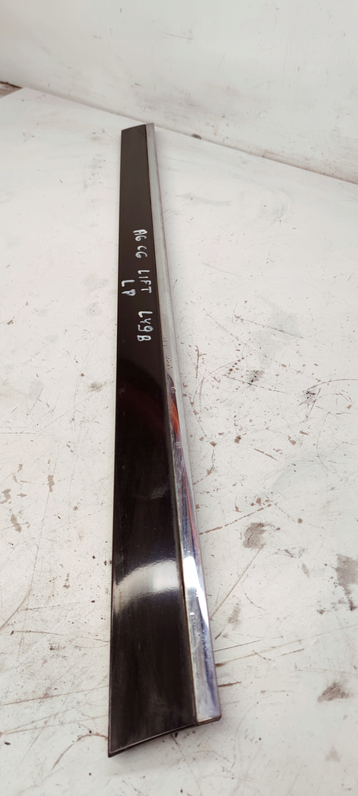 LISTWA DRZWI DOLNA LEWY PRZÓD AUDI A6 C6 LIFT LY9B LISTWA DRZWI DOLNA ...