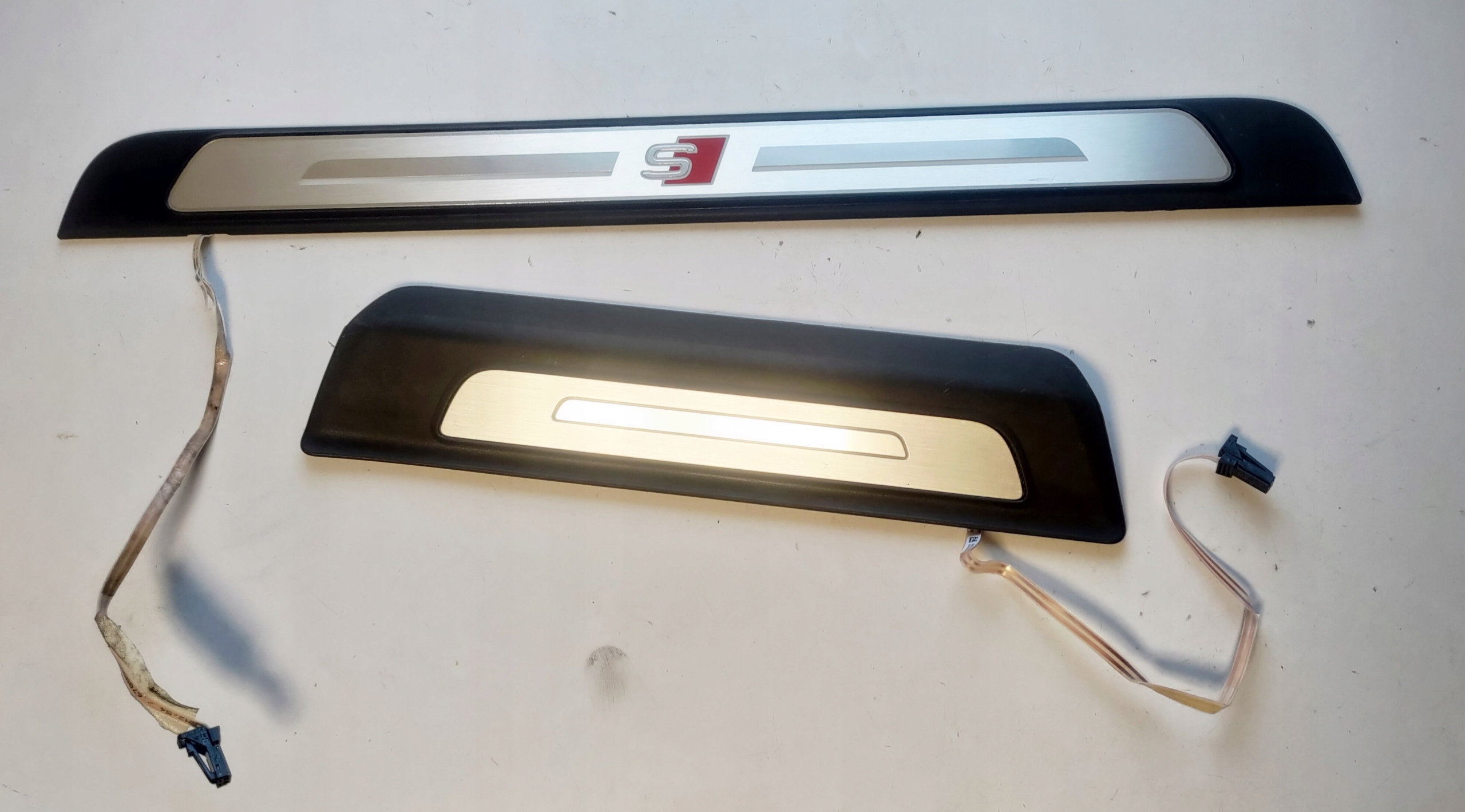 Audi OE 8Y0947417A listwa progowa - porównaj ceny - Allegro.pl