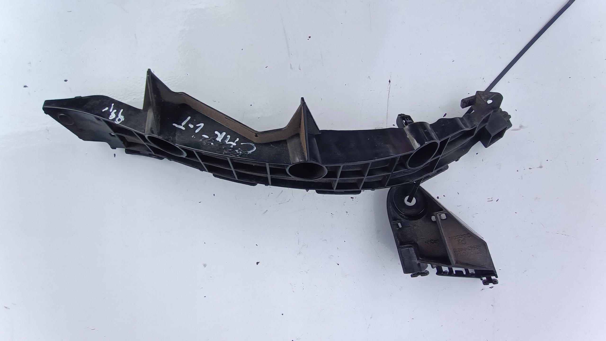 ŚLIZG MOCOWANIE ZDERZAKA LEWY TYŁ TYLNY TOYOTA C-HR CHR 52576-F4010 KPL ...