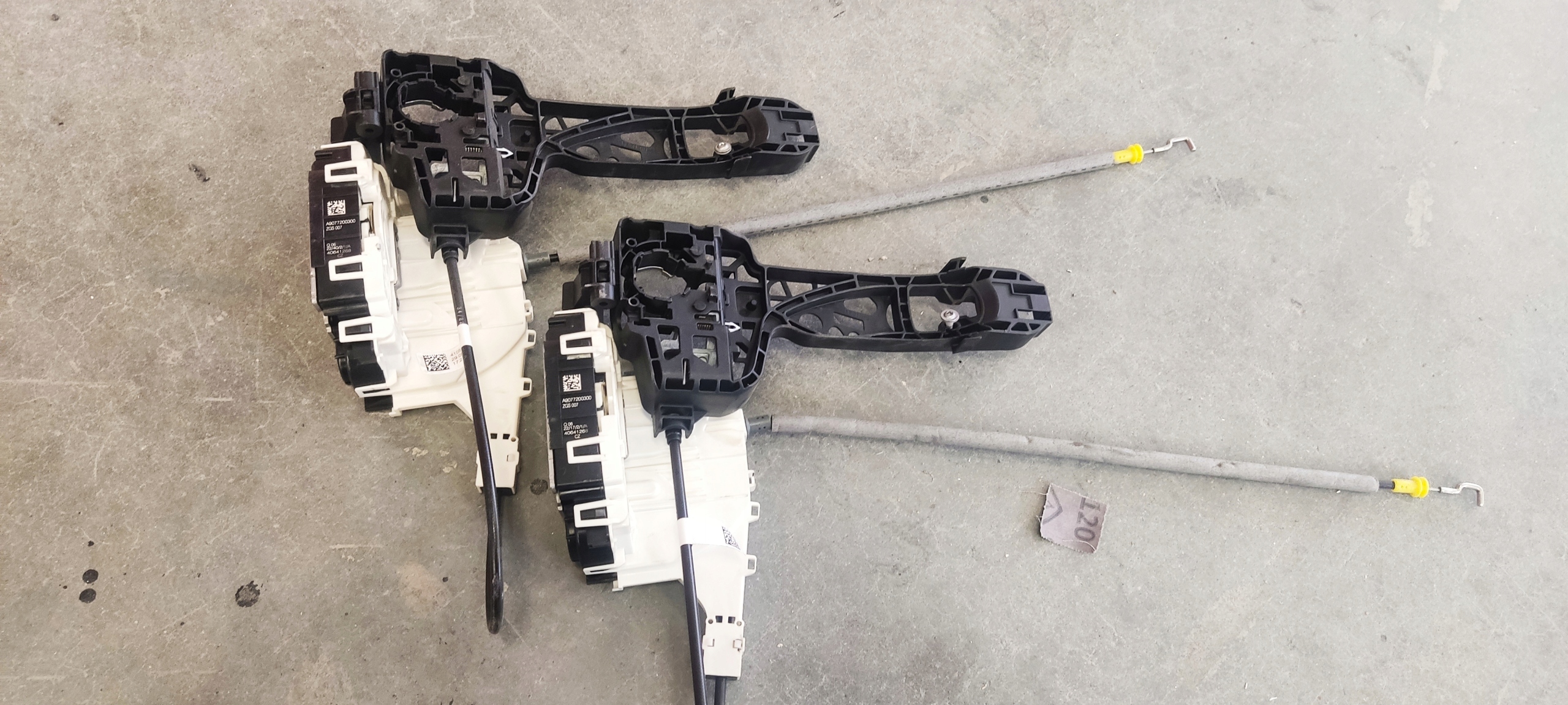 Mercedes-Benz OE A9077200300 zamek drzwi - porównaj ceny - Allegro.pl