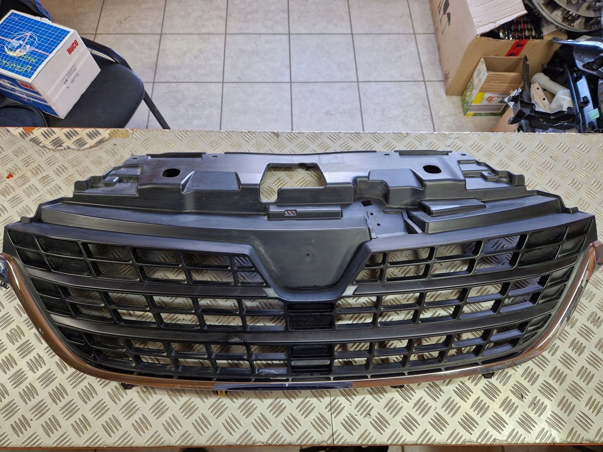 ATRAPA GRILL GRIL RENAULT TRAFIC III 3 623109221R - porównaj ceny ...