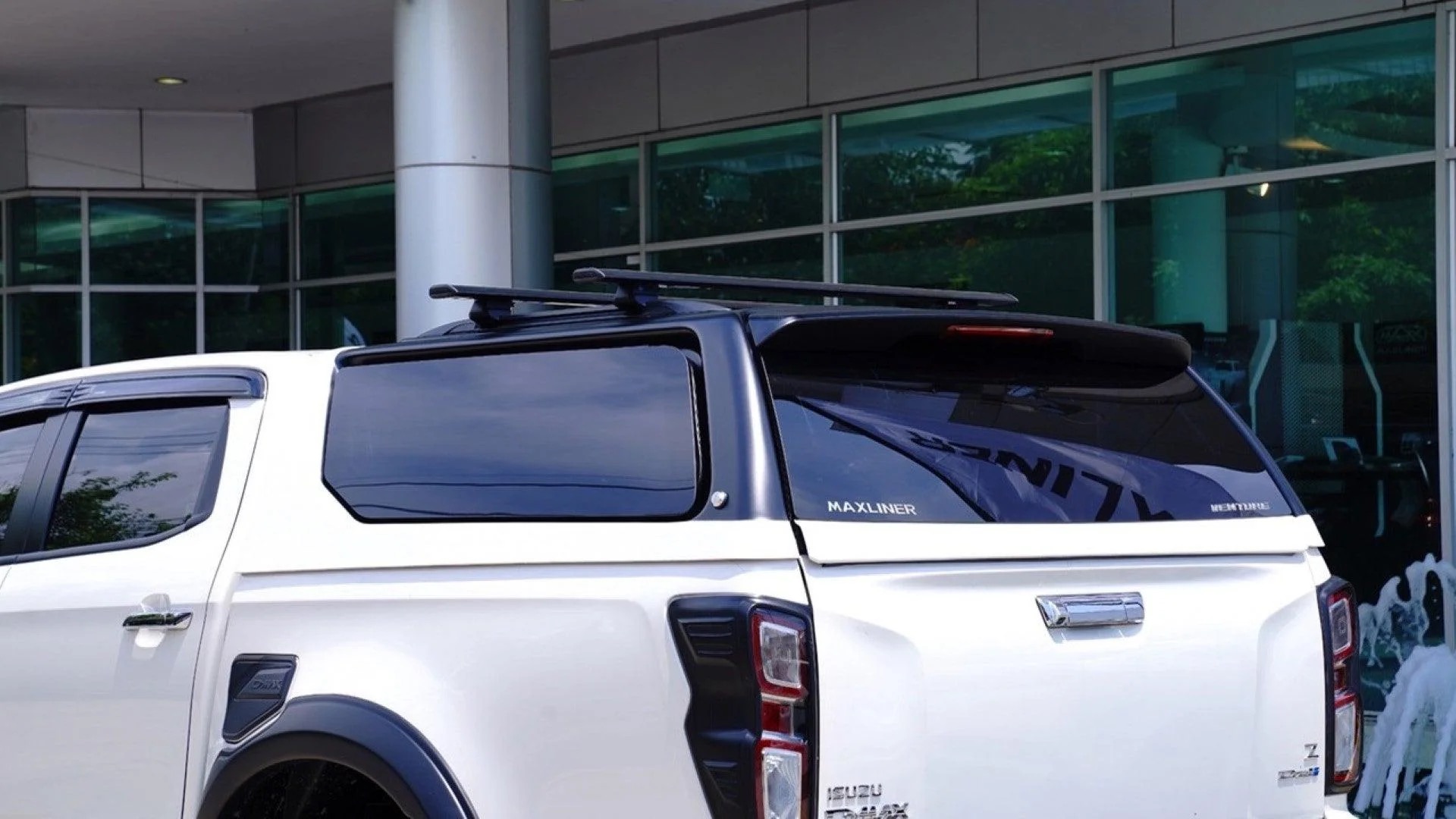 Hardtopová konstrukce Maxliner VENTURE Isuzu D-Max 2020- za 91569.00CZK ...