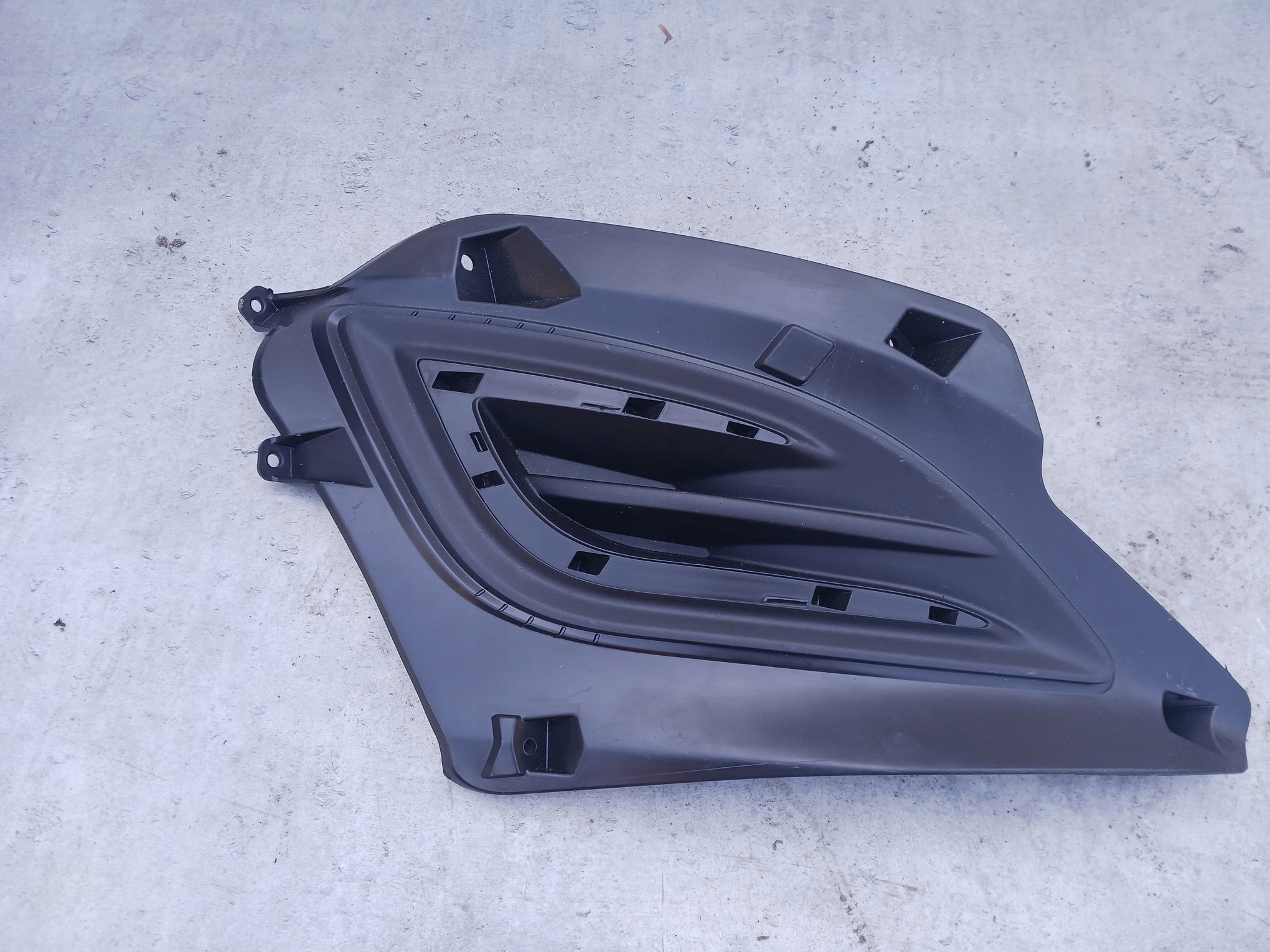 HYUNDAI I20 I LIFT PRAWA KRATKA PRZÓD 86528-1J500 za 120.00PLN z ...