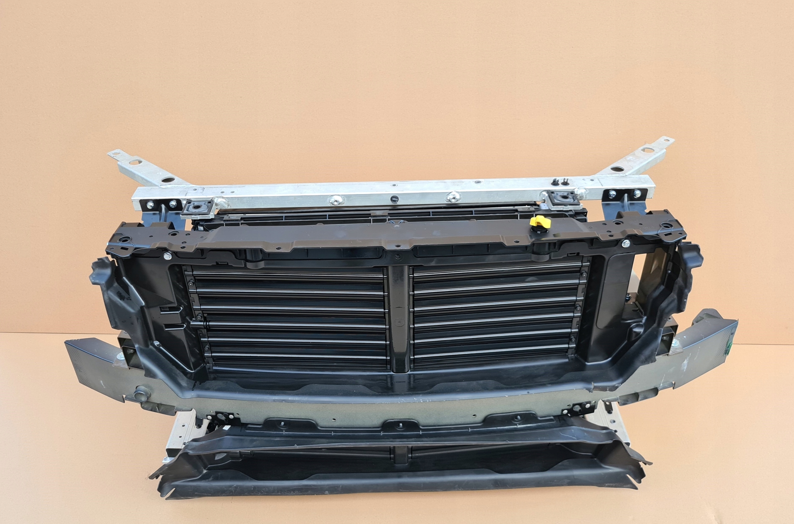 WZMOCNIENIE CHŁODNIC VOLVO XC90 II 2015- D4 D5 • Cena, Opinie - Allegro