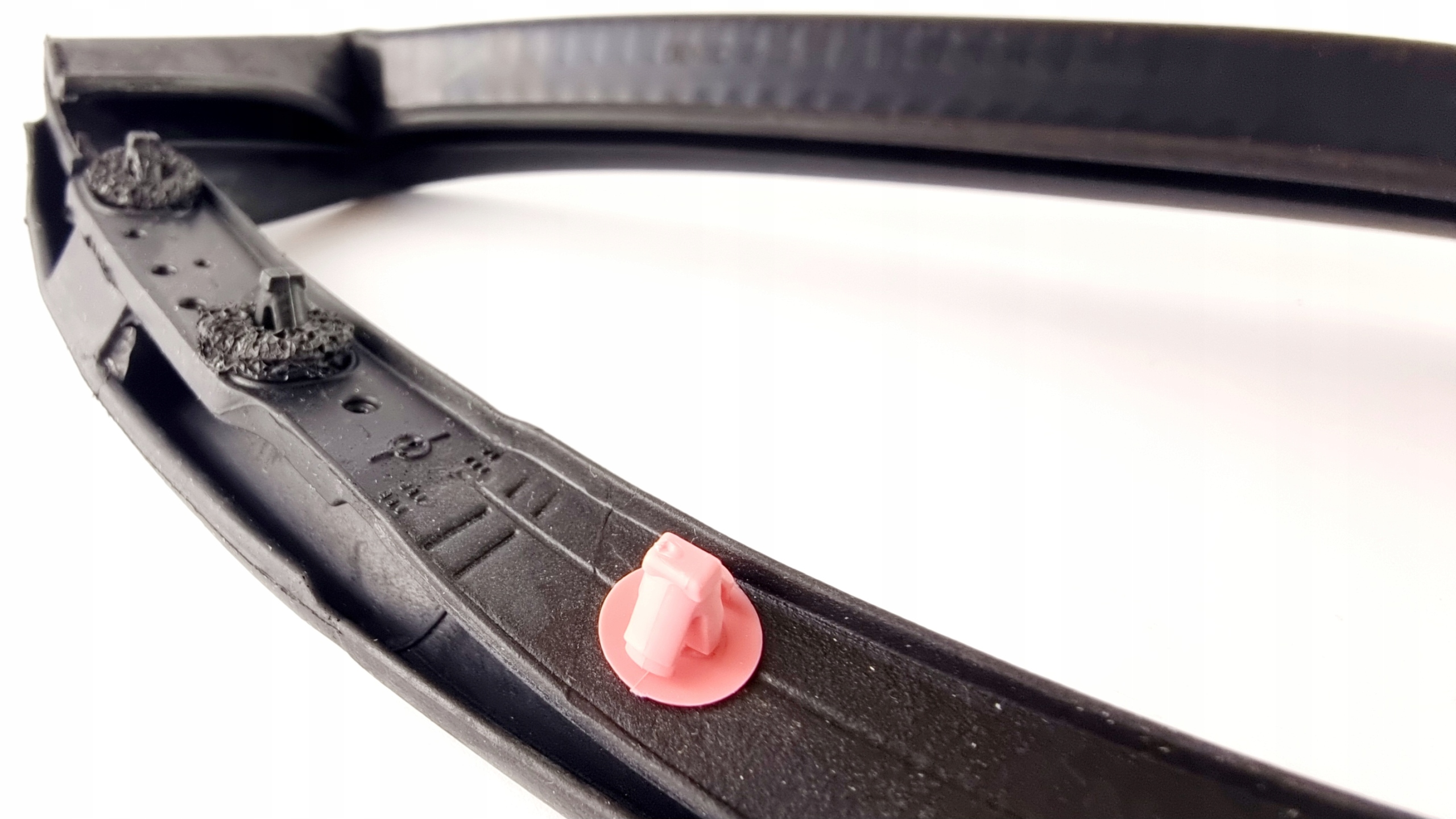 TĚSNĚNÍ PRAVÝCH ZADNÍCH DVEŘÍ EDGE 18- FORD OE _ 2330898 _ FT4B-R28124 ...